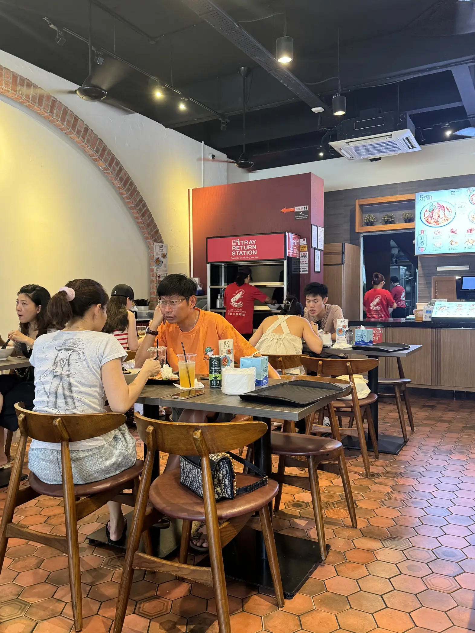 Why we need to return tray in restaurants? | Gallery posted by ...