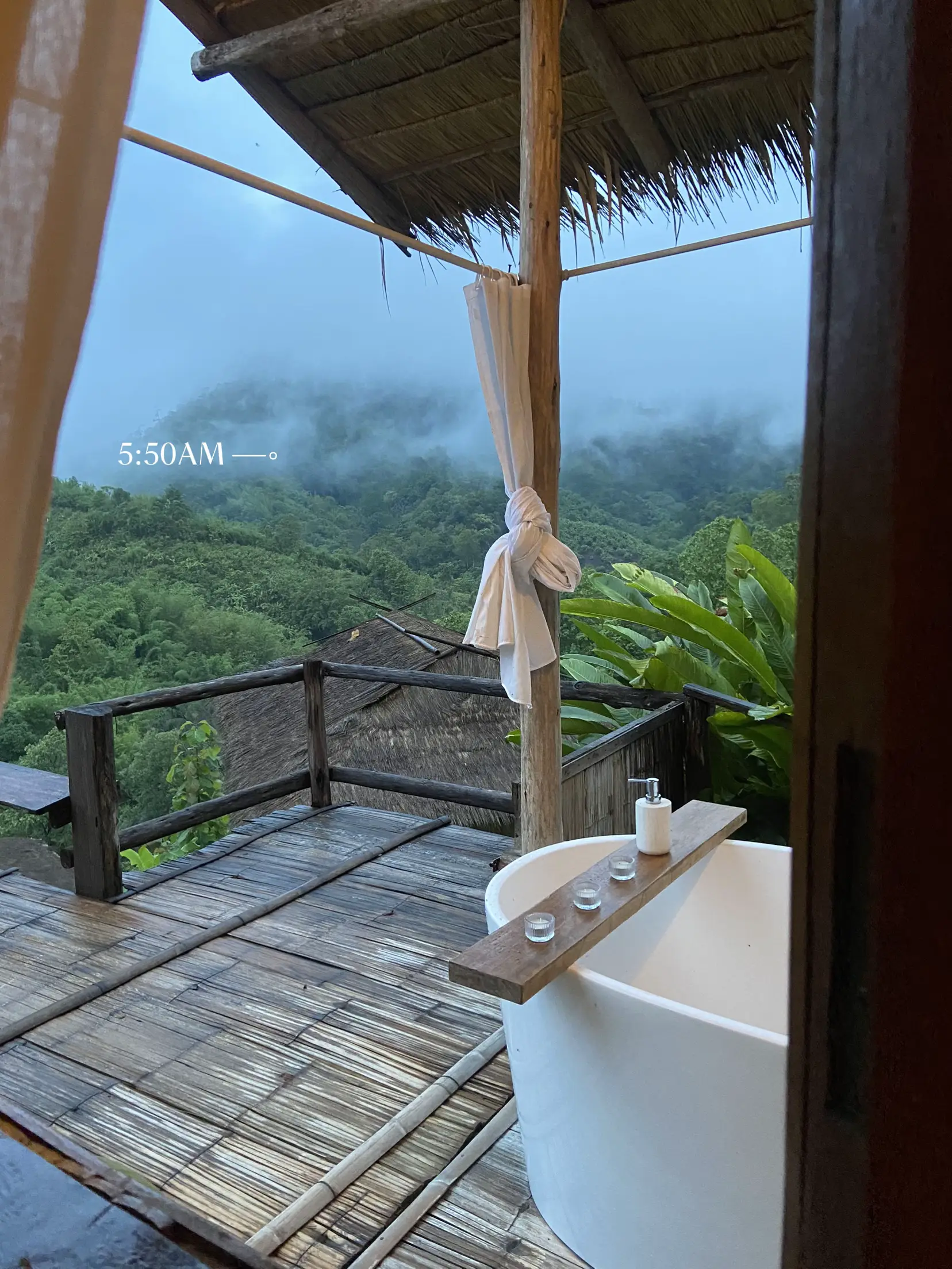 เที่ยวฤดูฝนที่เชียงใหม่ | แกลเลอรีที่โพสต์โดย Suni | Lemon8