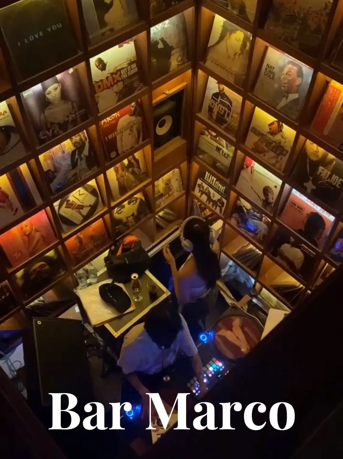 บาร์แผ่นเสียงสุดเก๋ย่านทองหล่อ Bar Marco 📀📻🍸 | แกลเลอรีที่โพสต์โดย ...