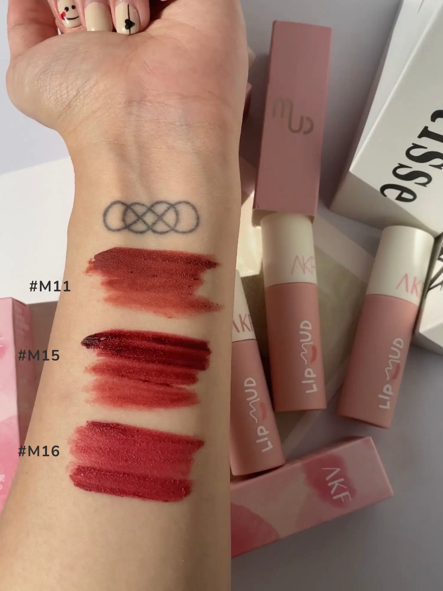 1 dòng son bùn nhẹ môi mà không lộ rãnh | Bộ sưu tập do Tanireview đăng ...