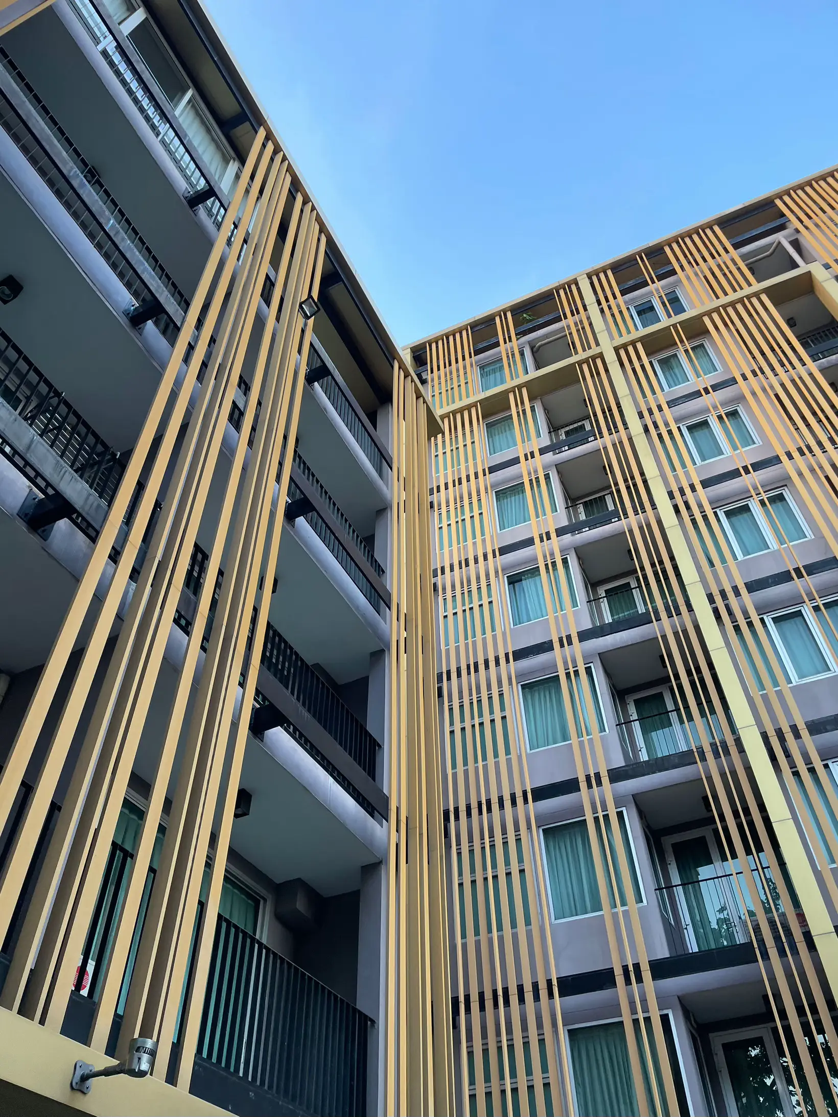 โรงแรมเหี้ยอะไรเนี้ยยย! | แกลเลอรีที่โพสต์โดย Yerm Flow | Lemon8