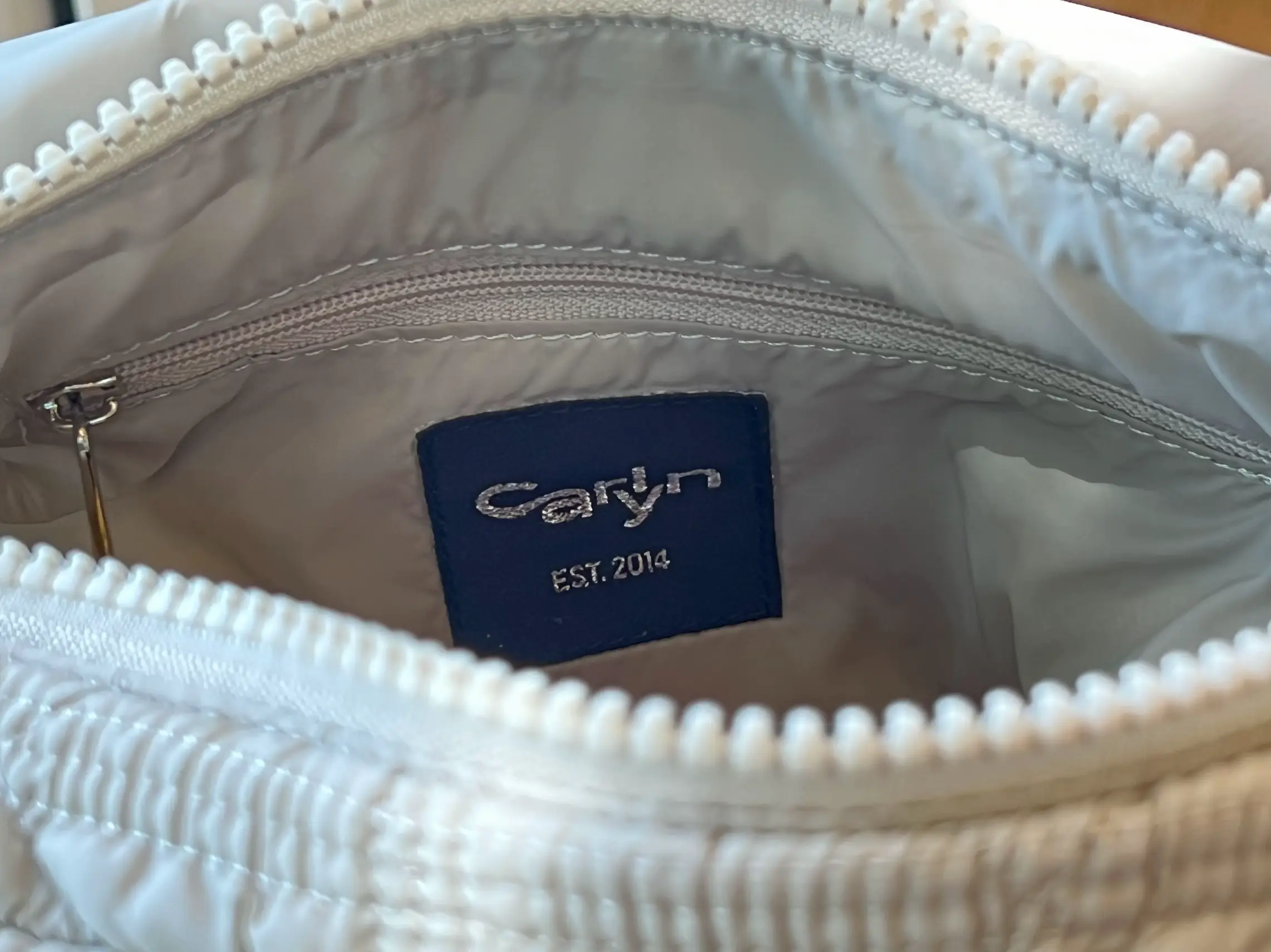 Carlyn รุ่น Lukeรีวิว - การค้นหาใน Lemon8