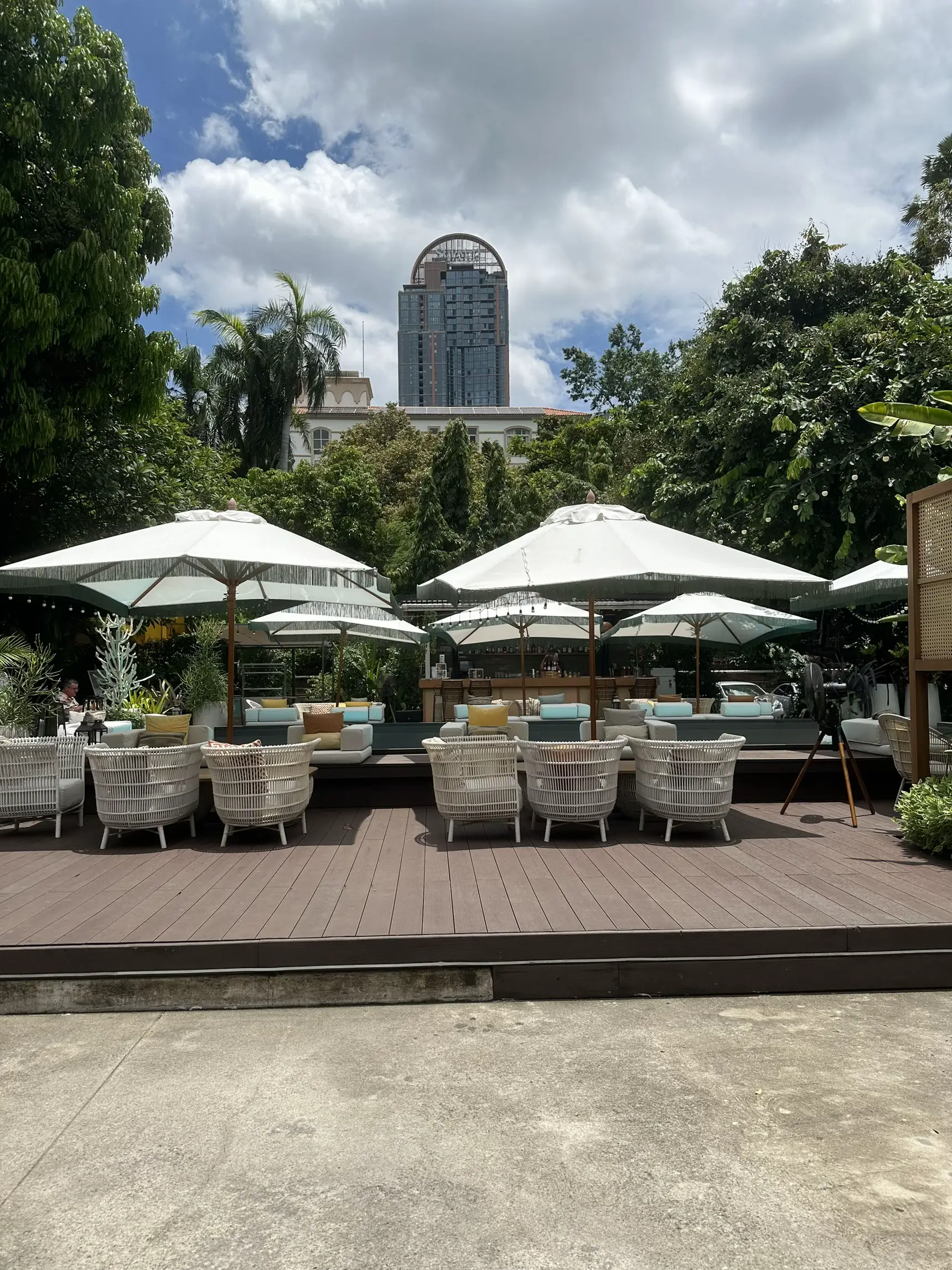 Dusit Gourmet คาเฟ่ brunch ย่านสาทร | แกลเลอรีที่โพสต์โดย Ice | Lemon8