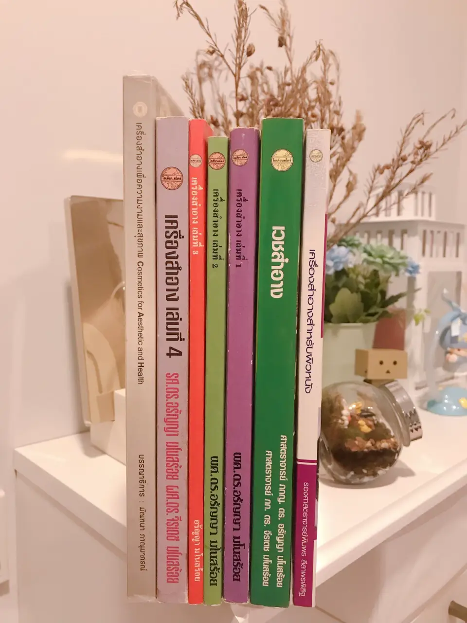 รวมหนังสือสายสูตรเครื่องสำอาง📚 | แกลเลอรีที่โพสต์โดย Fasai_Diary | Lemon8