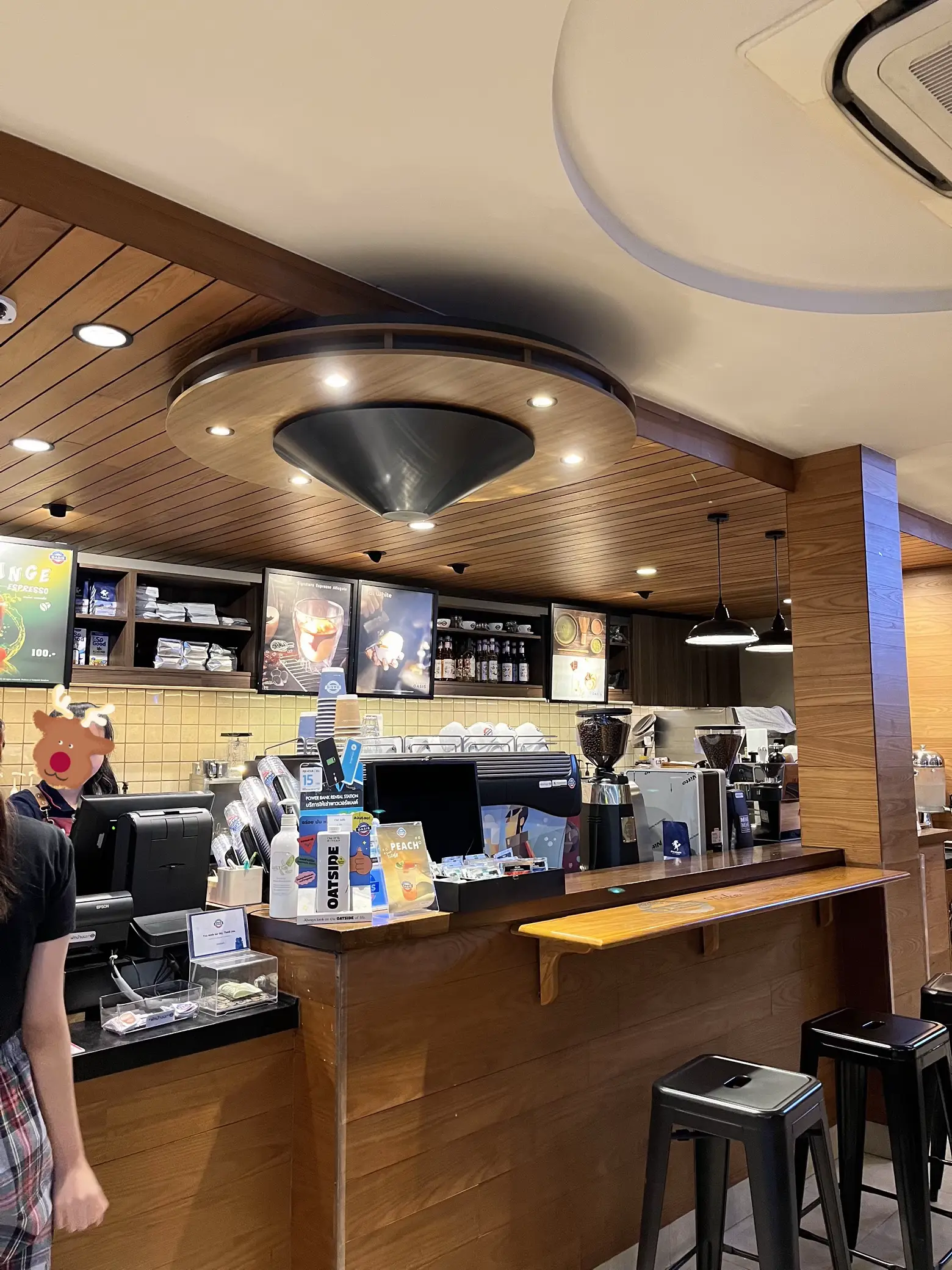 ☕️ Oasis Coffee คาเฟ่ทำงาน เปิด 24 ชม. เอาใจสายโต้รุ่ง | แกลเลอรีที่โพสต์โดย cherrybens | Lemon8