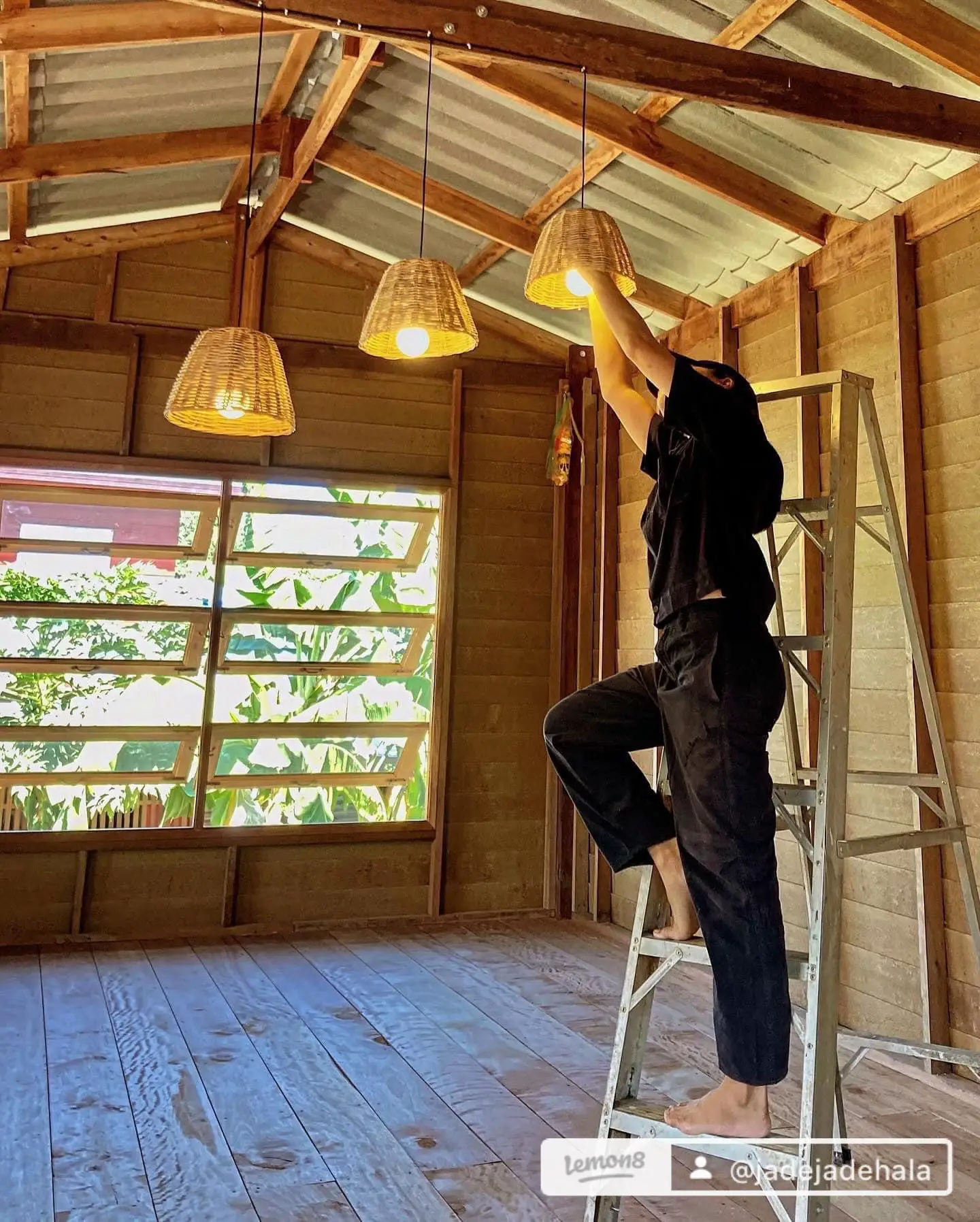 บ้านไม้หนีน้ำท่วม | แกลเลอรีที่โพสต์โดย FERNNY STORY | Lemon8