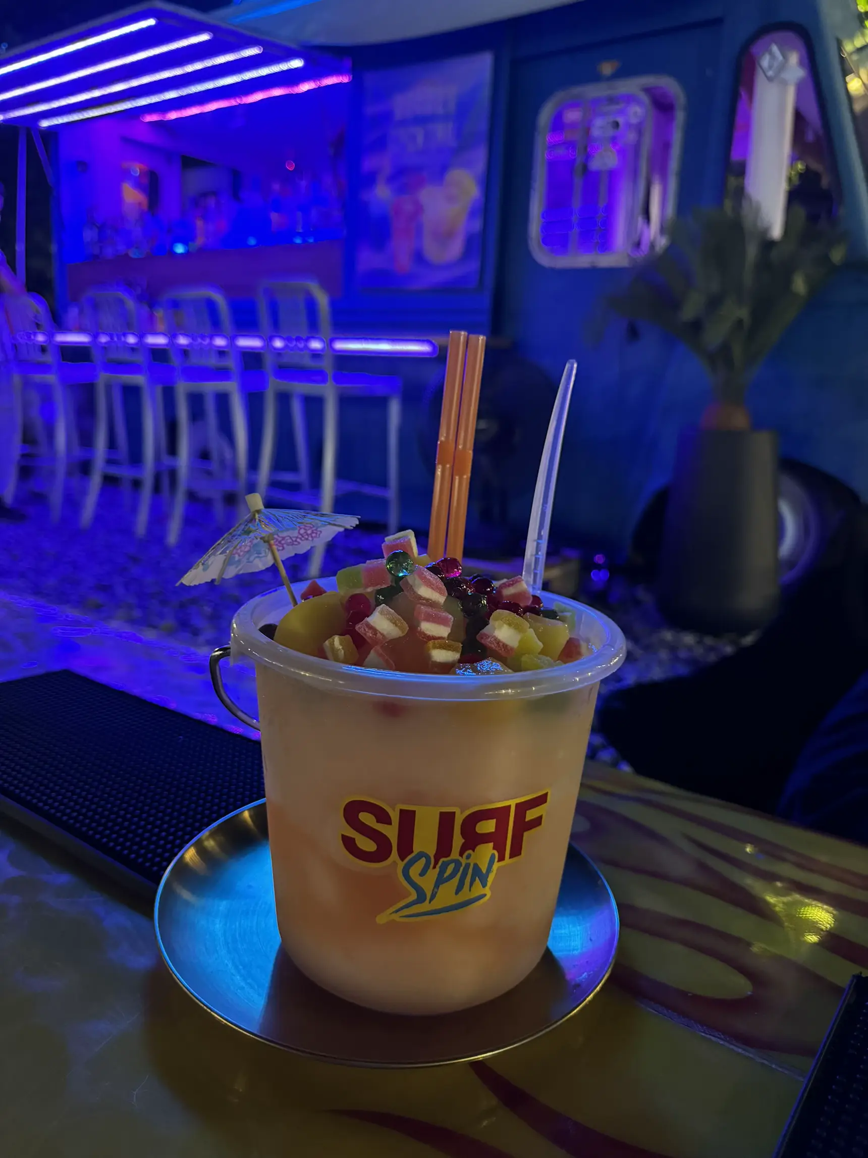 ร้านนั่งชิวฟังเพลง vibes ดีม๊าก | แกลเลอรีที่โพสต์โดย jab_lee | Lemon8