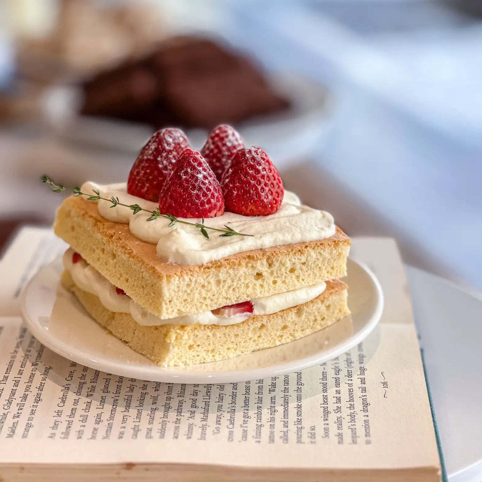 ไดฟุกุเจ้าดังมีคาเฟ่แล้ว #บรรทัดทอง | แกลเลอรีที่โพสต์โดย KhunEverywhere | Lemon8