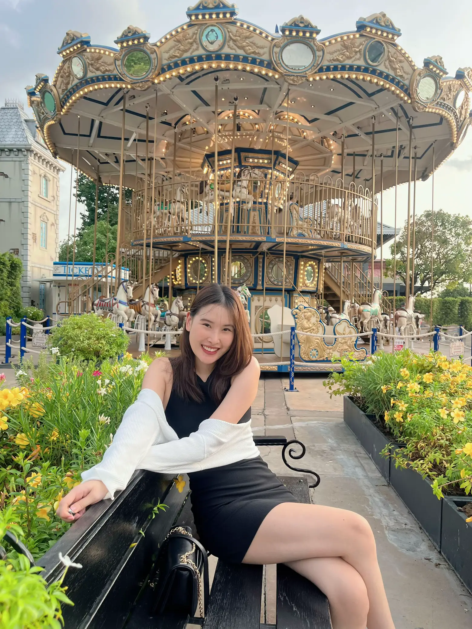 เปิดประสบการณ์เที่ยวเอเชียทีคคนเดียว กับมุมถ่ายรูปสุดปัง 🎡🤍 | แกลเลอรีที่โพสต์โดย Sasicha 🤍 | Lemon8