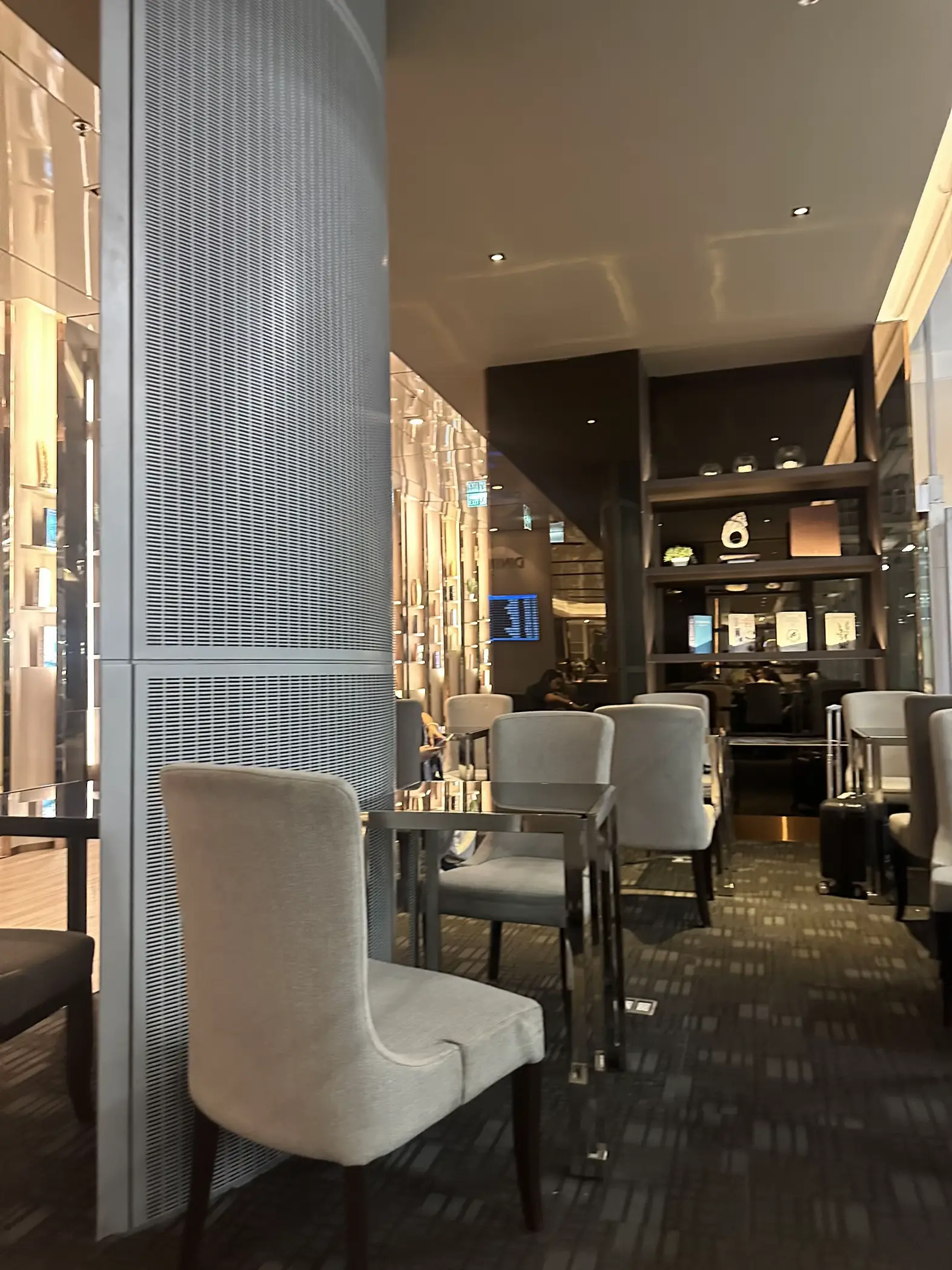 Miracle lounge แค่มีบัตร ktc platinum,ktc signature | แกลเลอรีที่โพสต์โดย Minitravel_food | Lemon8