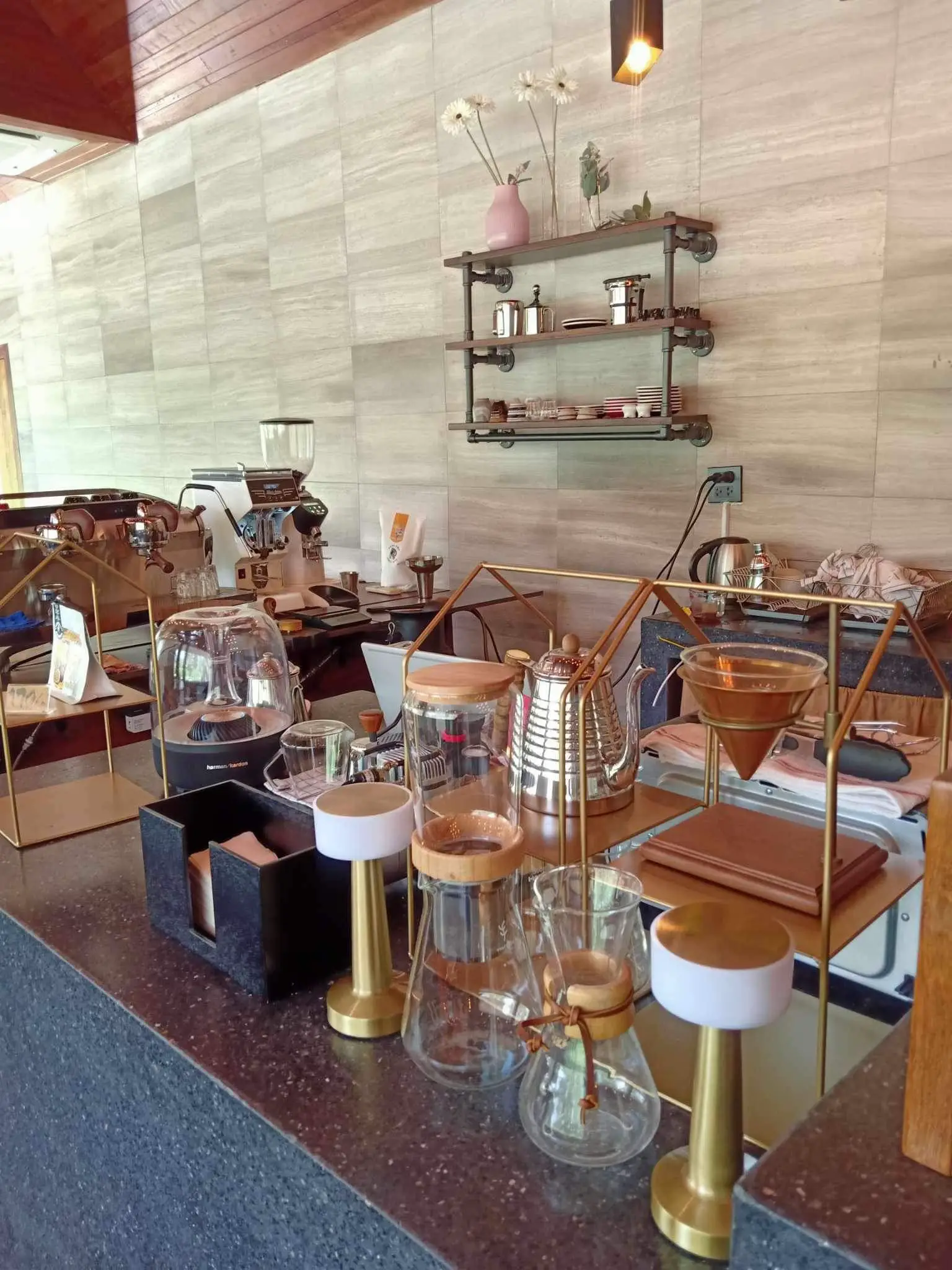 แจกพิกัดค่าเฟ่ในเพชรบูรณ์ แวะถ่ายรูป จิบกาแฟ ก่อนขึ้นเขาค้อ | แกลเลอรีที่โพสต์โดย Waraphon Chan ...