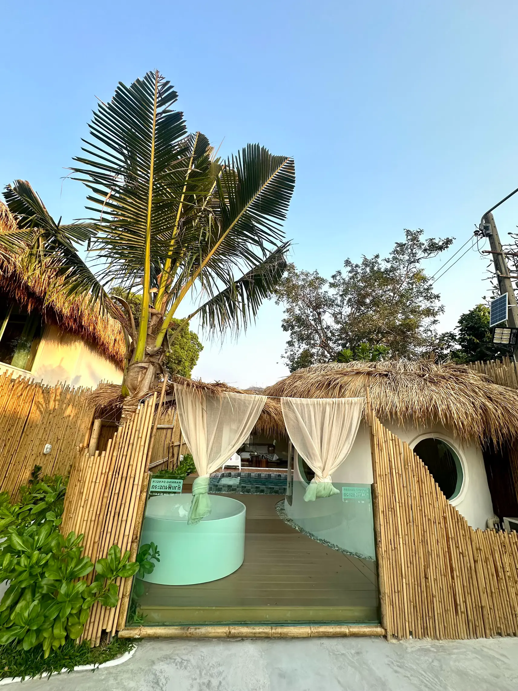 The Sea Breeze Pool Villa Bangsaen Bangphra | แกลเลอรีที่โพสต์โดย YOU ...