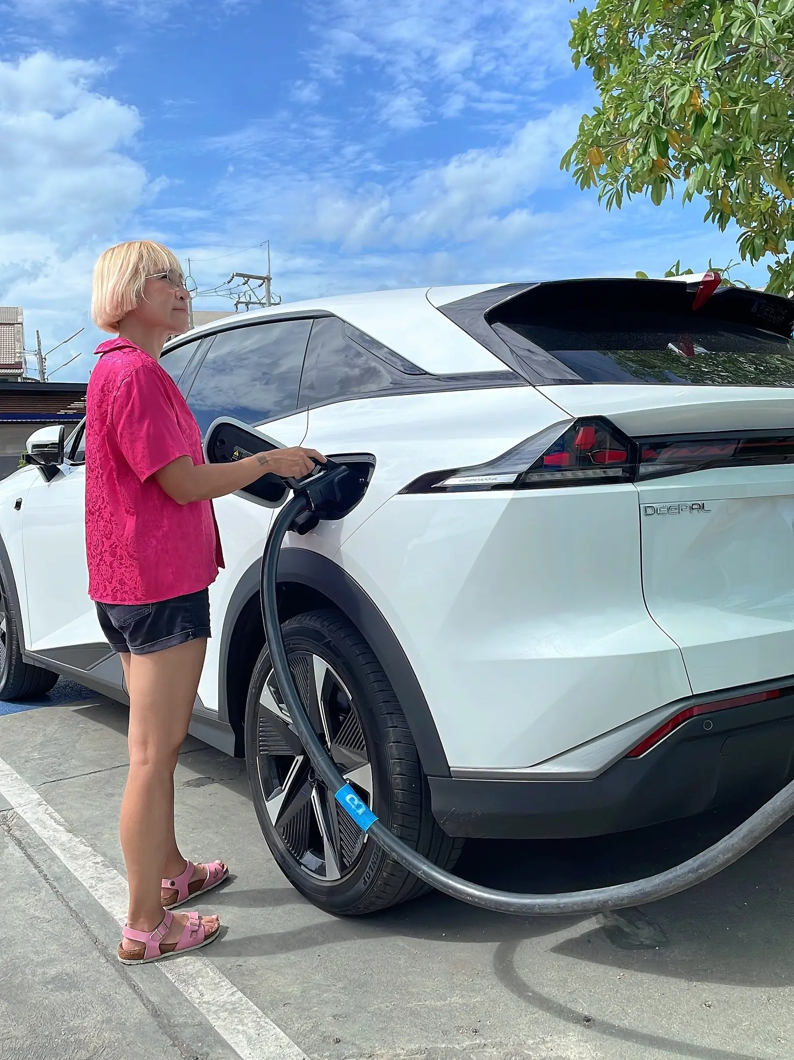 ประสบการณ์ EV Chargerที่ปั๊ม ครั้งแรก | แกลเลอรีที่โพสต์โดย MissLing | Lemon8