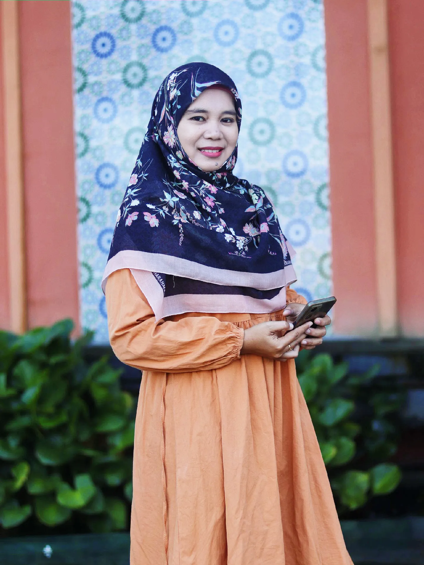 ลุคง่ายๆในวันหยุด | แกลเลอรีที่โพสต์โดย Min Arm | Lemon8