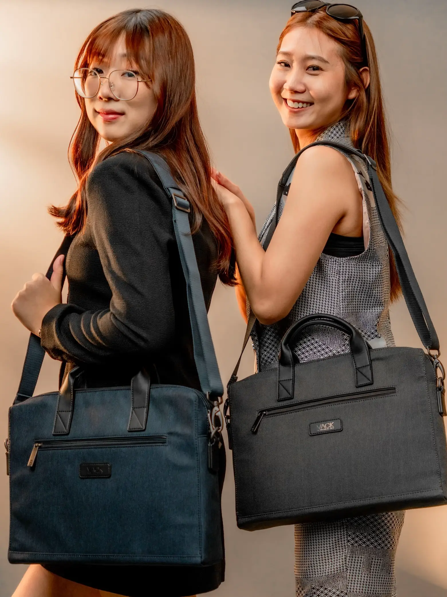 กระเป๋า Notebook ที่สาวๆออฟฟิศต้องมี | แกลเลอรีที่โพสต์โดย VACK Thailand | Lemon8