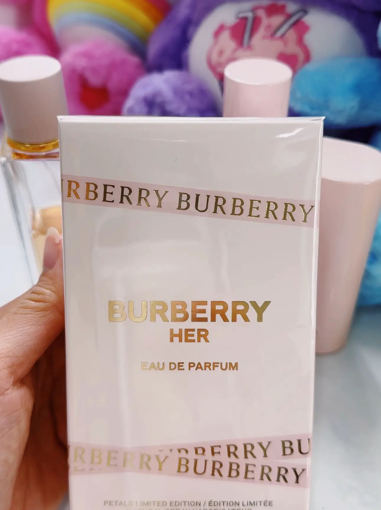 BURBERRY Her Eau de Parfum Petals Limited Edition | แกลเลอรีที่โพสต์โดย ...