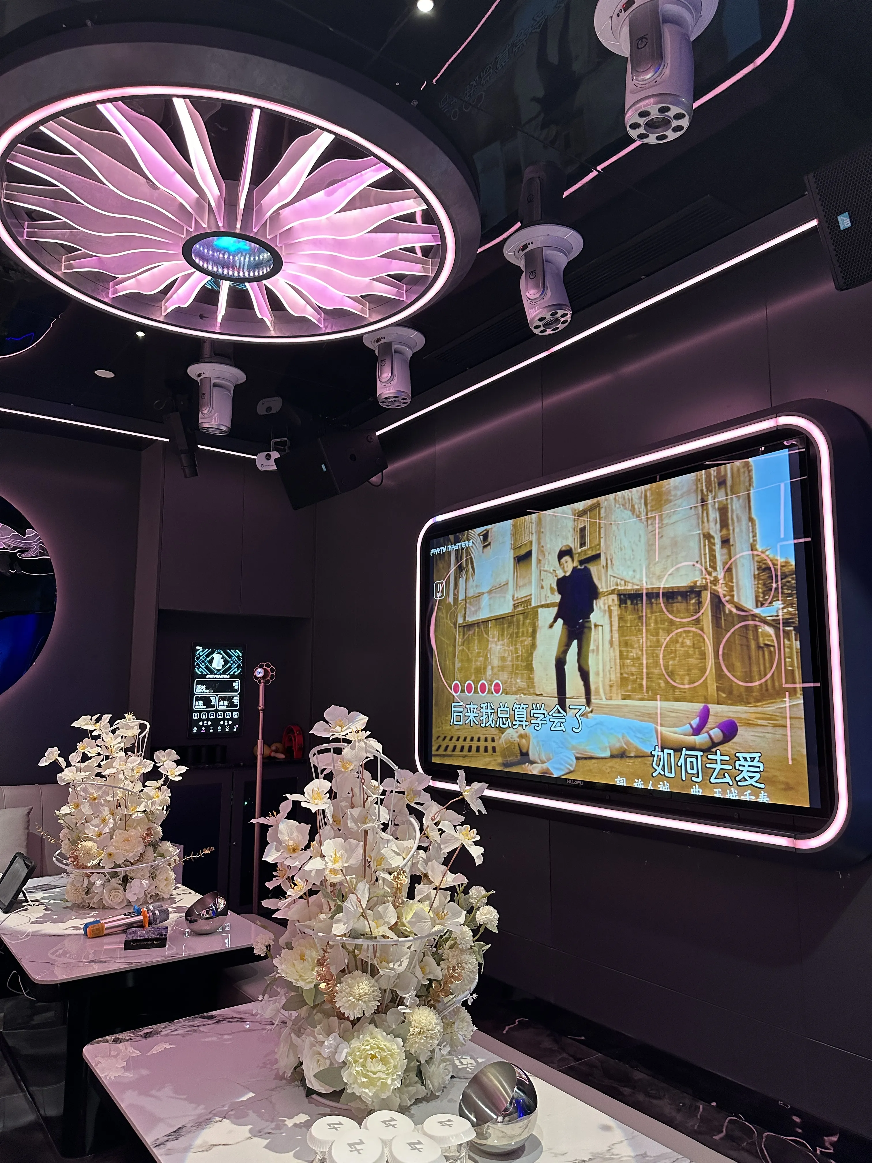 Here’s a sneak peak on Zplus KTV Singapore! | Gallery posted by ZPLUS_KTV | Lemon8
