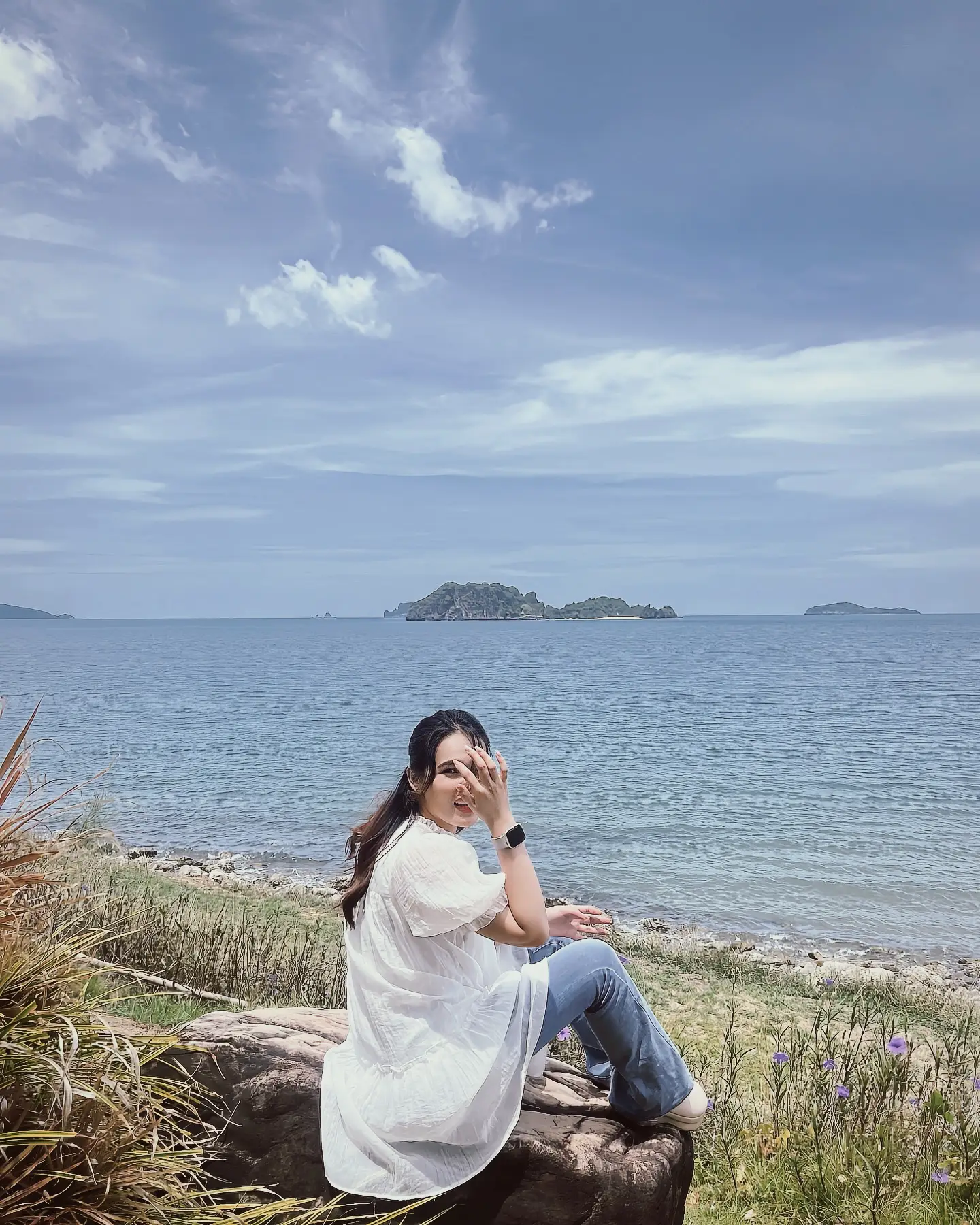 ชุดเดรสกับกางเกงยีนส์🏝📸🫧🤍 | แกลเลอรีที่โพสต์โดย MintA🌻💛 | Lemon8