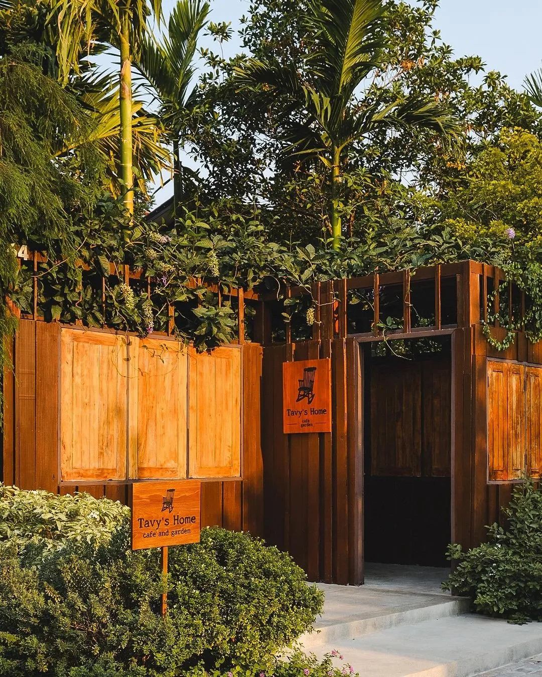 Tavy's Home คาเฟ่บ้านไม้ในสวนสุดโฮมมี่ย่านบางจาก | แกลเลอรีที่โพสต์โดย ...