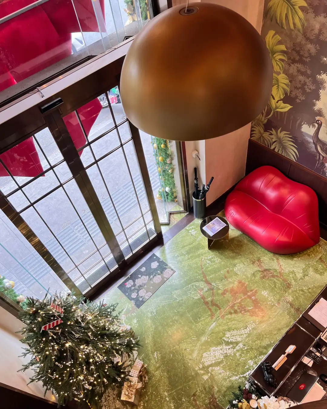 Hotel review in Ho Chi Minh. Beautiful big room. Near shopping area.🇻🇳 ...