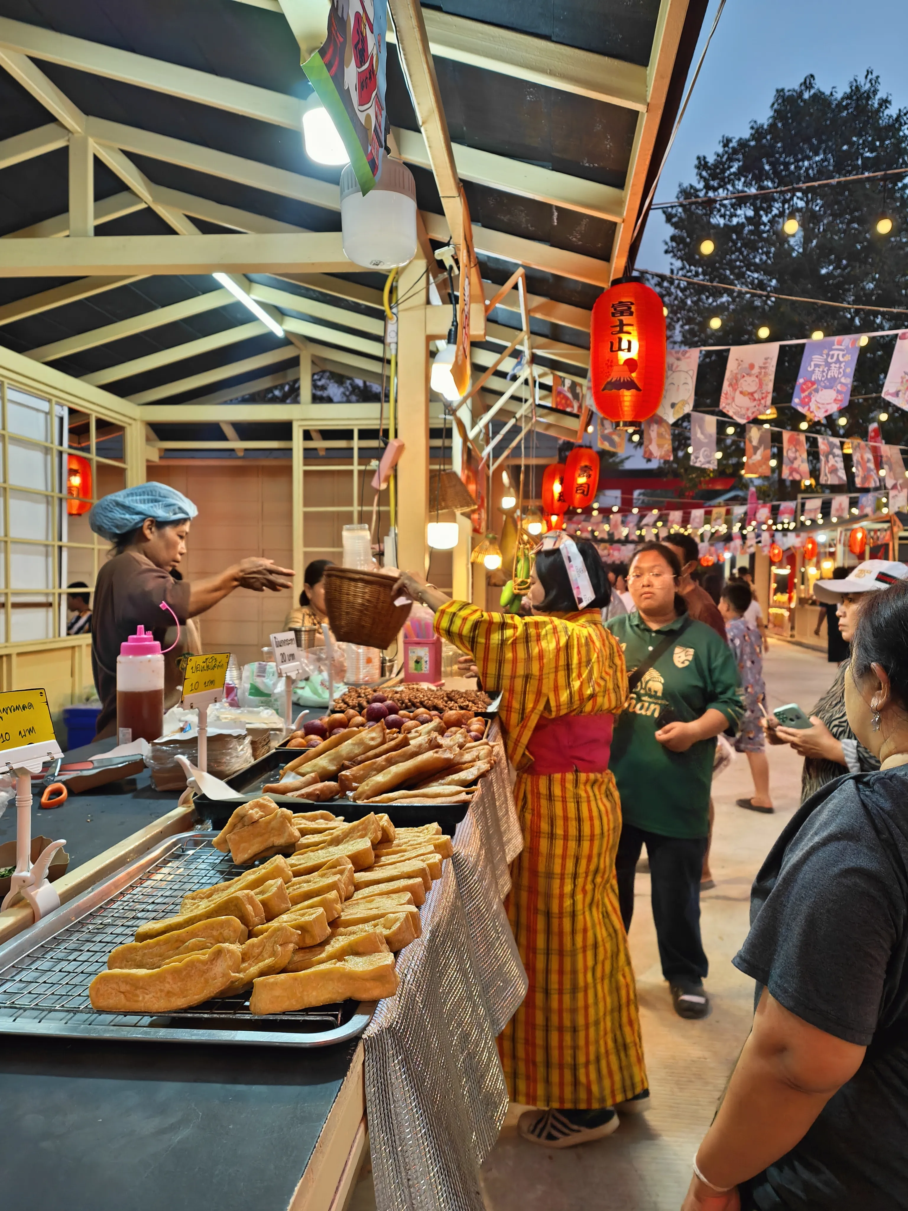 ตลาดนัดสไตล์ญี่ปุ่นอำเภอมหาราชหนึ่งเดียวในอยุธยา | แกลเลอรีที่โพสต์โดย ...