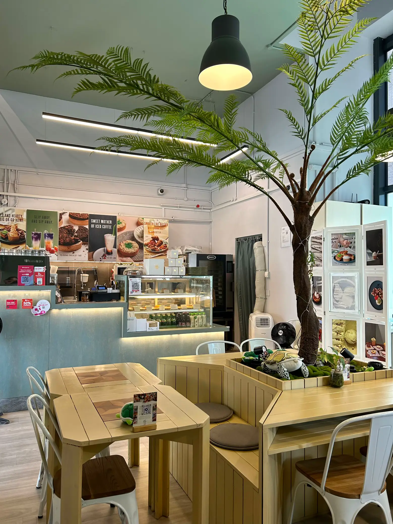 study friendly cafe w the BEST coffee?! ☕️ | Gallery posted by 蒽 | Lemon8