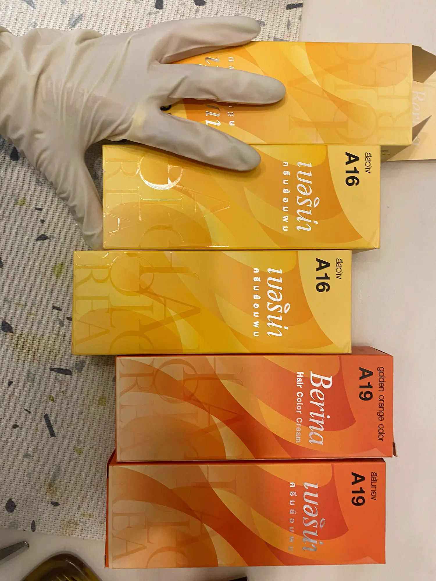 ย้อมผมส้มแบบไม่กัดสีผม 🍊 (ฉบับคนผมหนาและยาว) | แกลเลอรีที่โพสต์โดย Meow tak | Lemon8