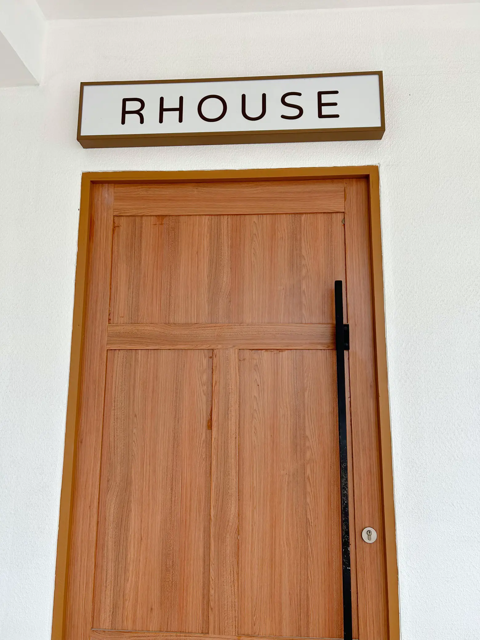 RHOUSE คาเฟ่สุดมินิมอลย่านลำลูกกา ขนมอร่อยมากก | แกลเลอรีที่โพสต์โดย ♡ ...