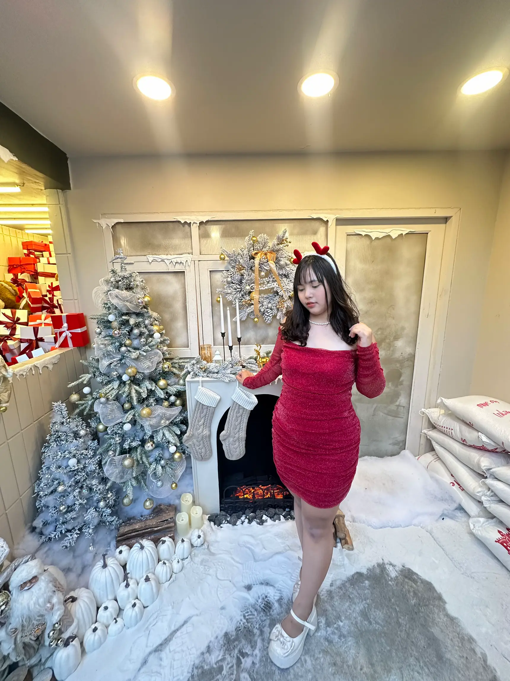 Move on café คาเฟ่ธีมคริสต์มาส บรรยากาศคริสต์มาส | แกลเลอรีที่โพสต์โดย CH OM | Lemon8