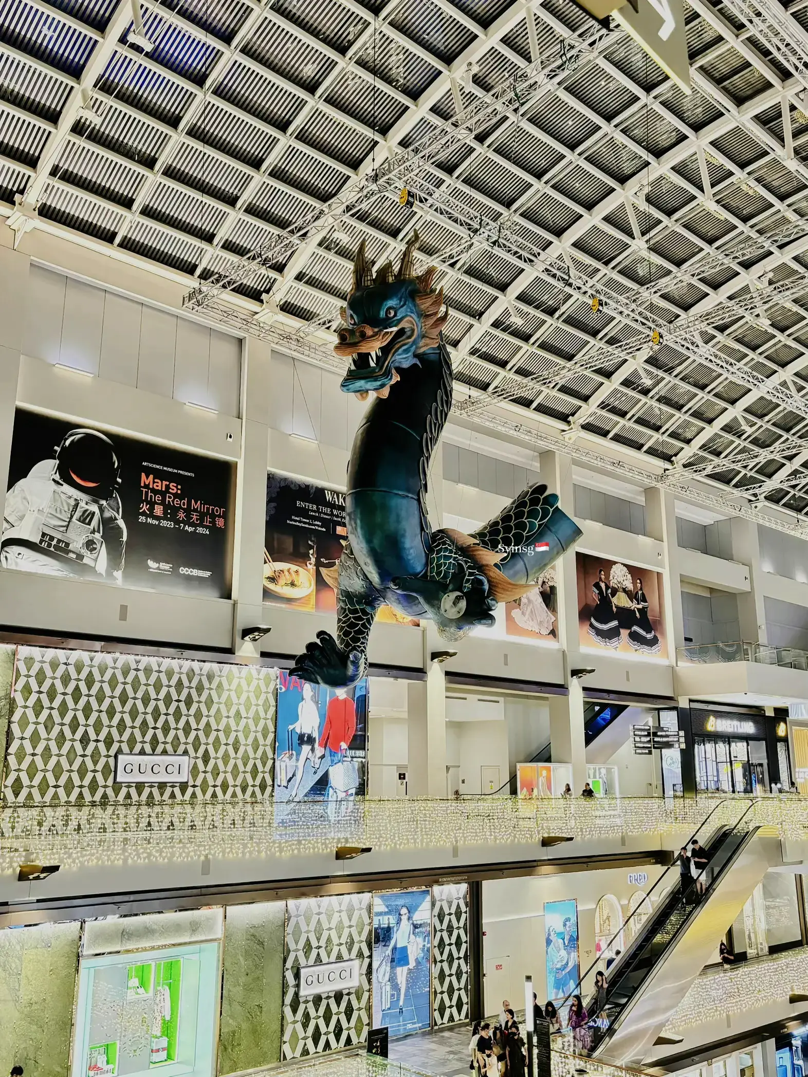 MBS Half Dragon hang in mid-air🤣🐉🐲 | Gallery posted by SYinSG🇸🇬 | Lemon8