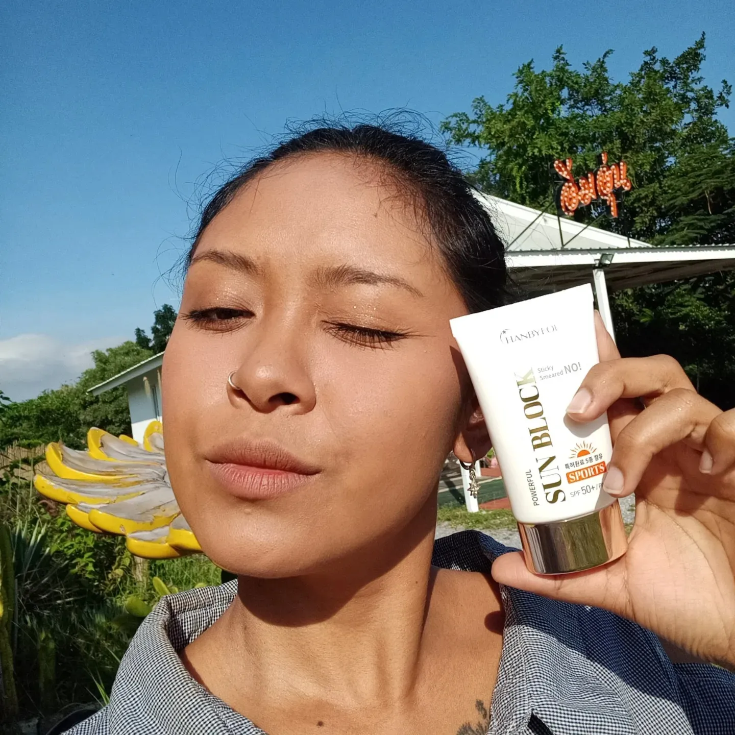 กันแดดเนื้อน้ำนม ️🤟 | แกลเลอรีที่โพสต์โดย Aun-reviews | Lemon8