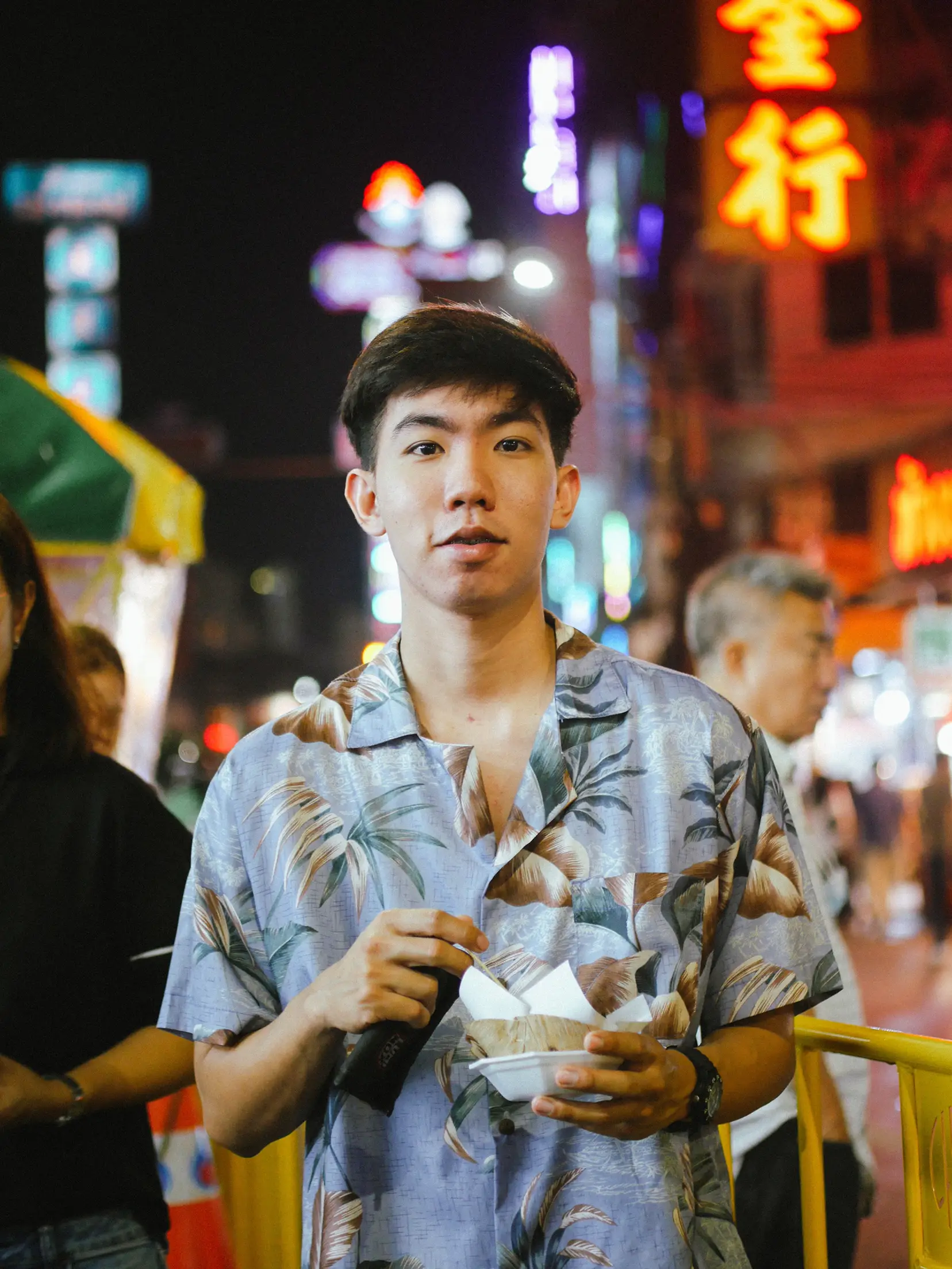 🏮 แจกไอเดียวถ่ายรูปที่ “เยาวราช” ตอนกลางคืน แบบปังปุริเย่〰️ | แกลเลอรีที่โพสต์โดย Chonchanok ...