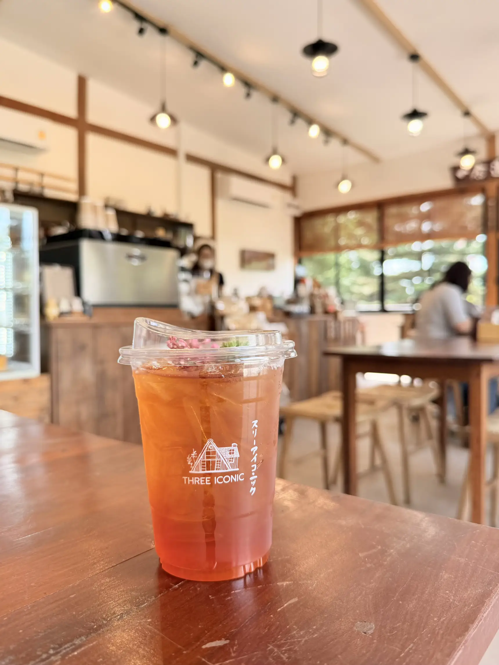 THREE ICONIC |คาเฟ่ปทุมธานี 🏕️ | แกลเลอรีที่โพสต์โดย b.bib🧸💐 | Lemon8