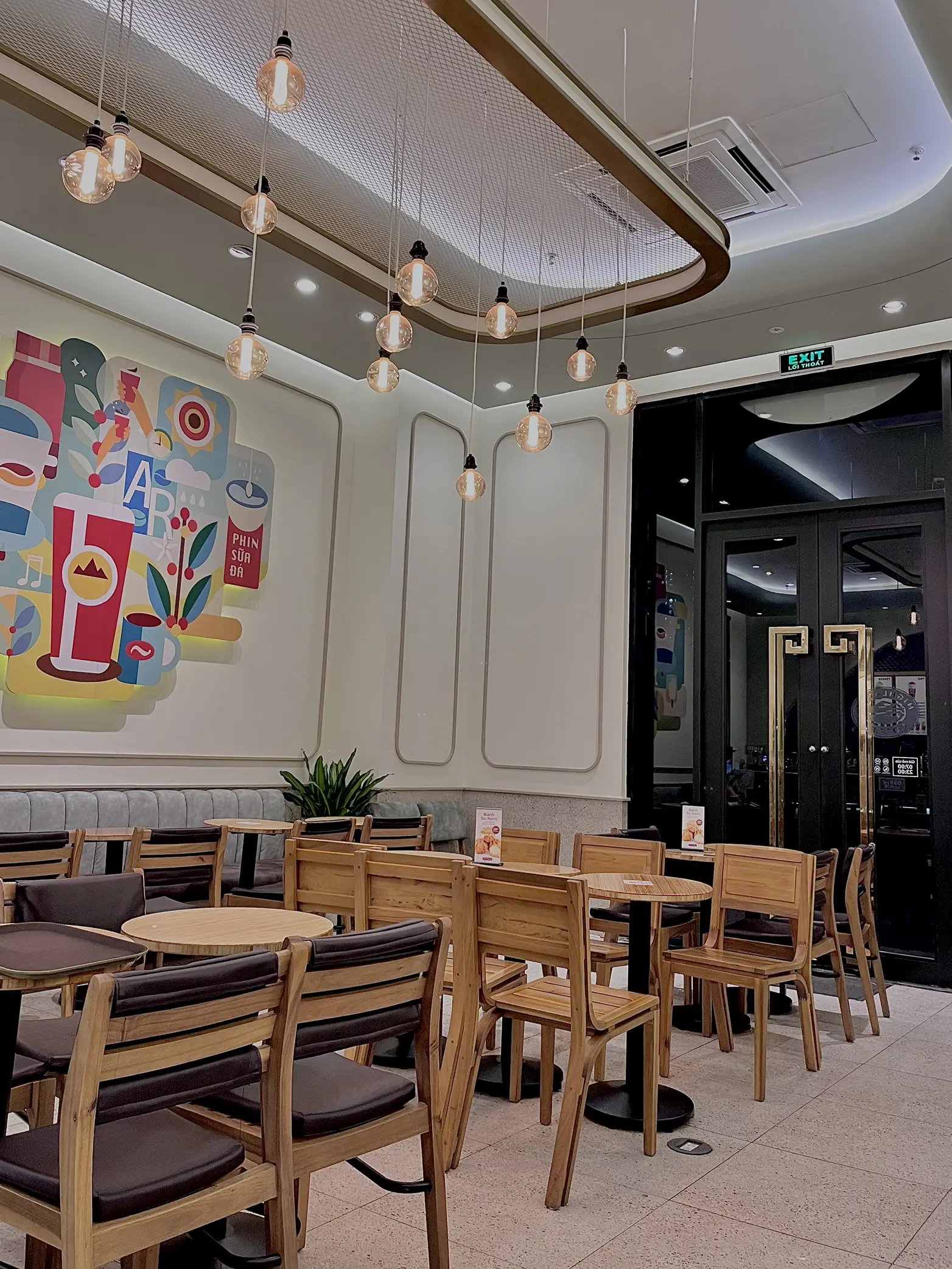 Điểm mạnh và điểm yếu của HighLand coffee | Bộ sưu tập do Nu Yang đăng | Lemon8