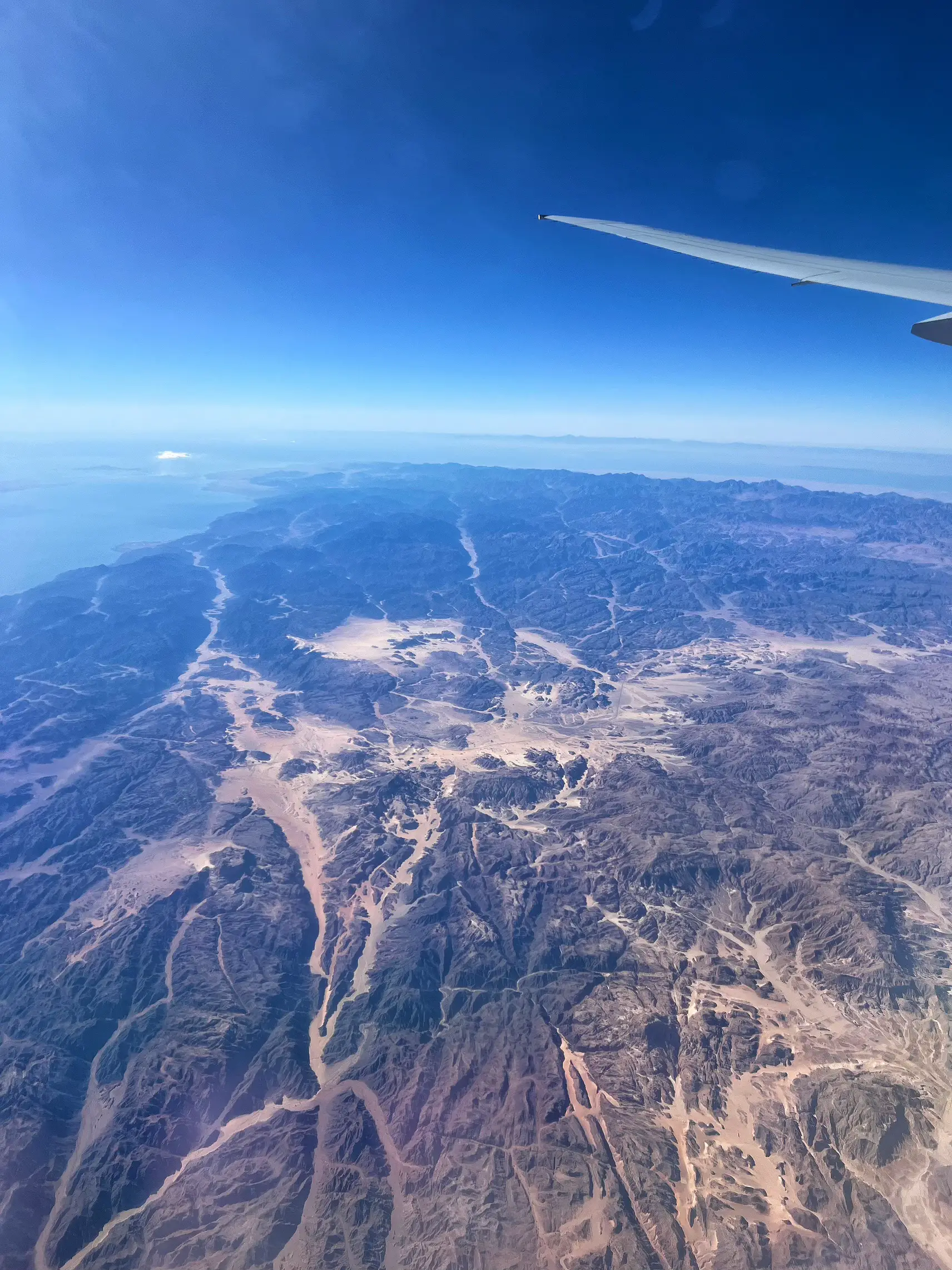 วิวบนเครื่องบิน จาก การ์ต้า - อียิปย์ Cairo | แกลเลอรีที่โพสต์โดย WithMyShutter | Lemon8