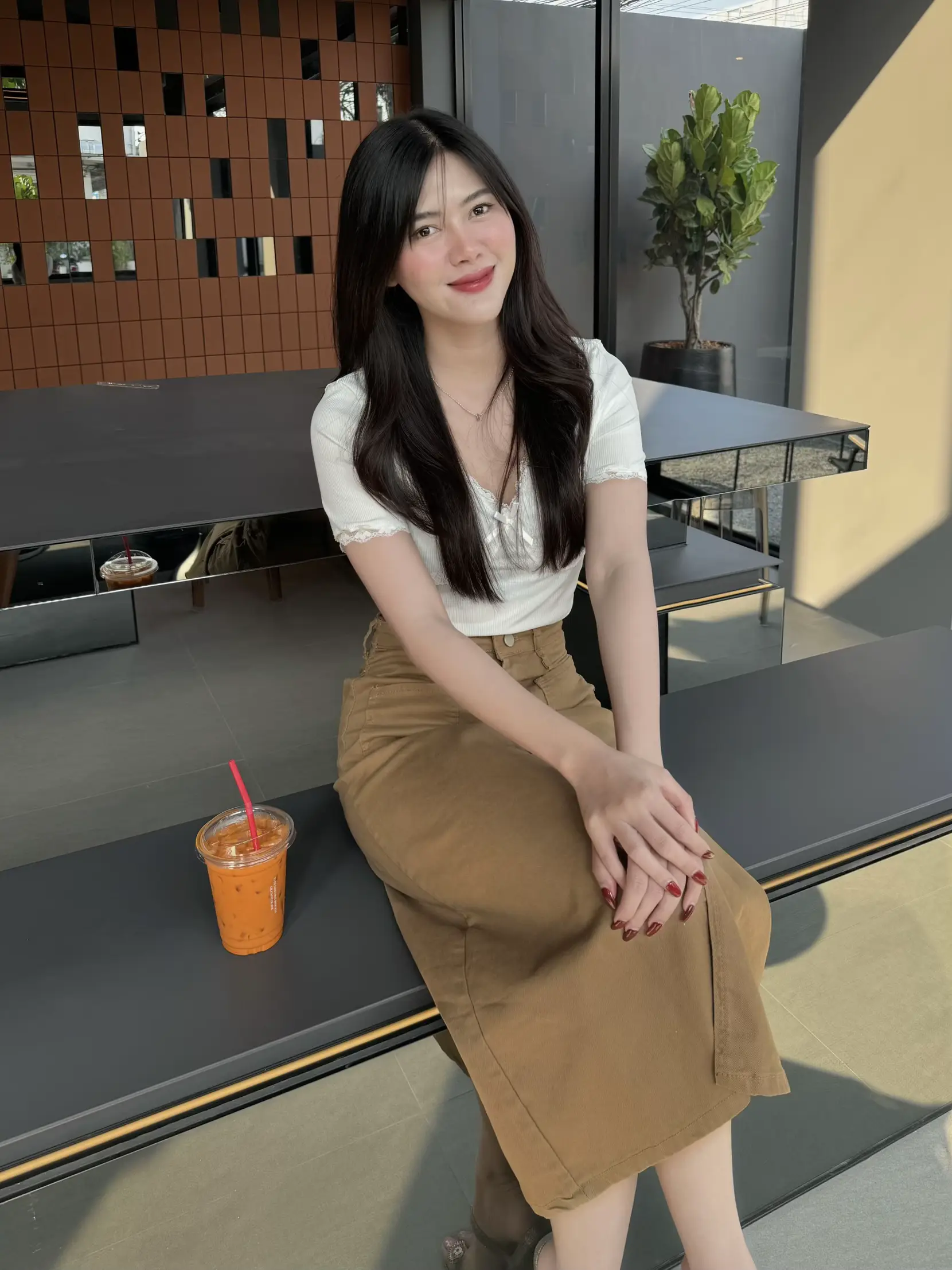 แมทช์กระโปรงสีน้ำตาล | แกลเลอรีที่โพสต์โดย Natty_1999 | Lemon8