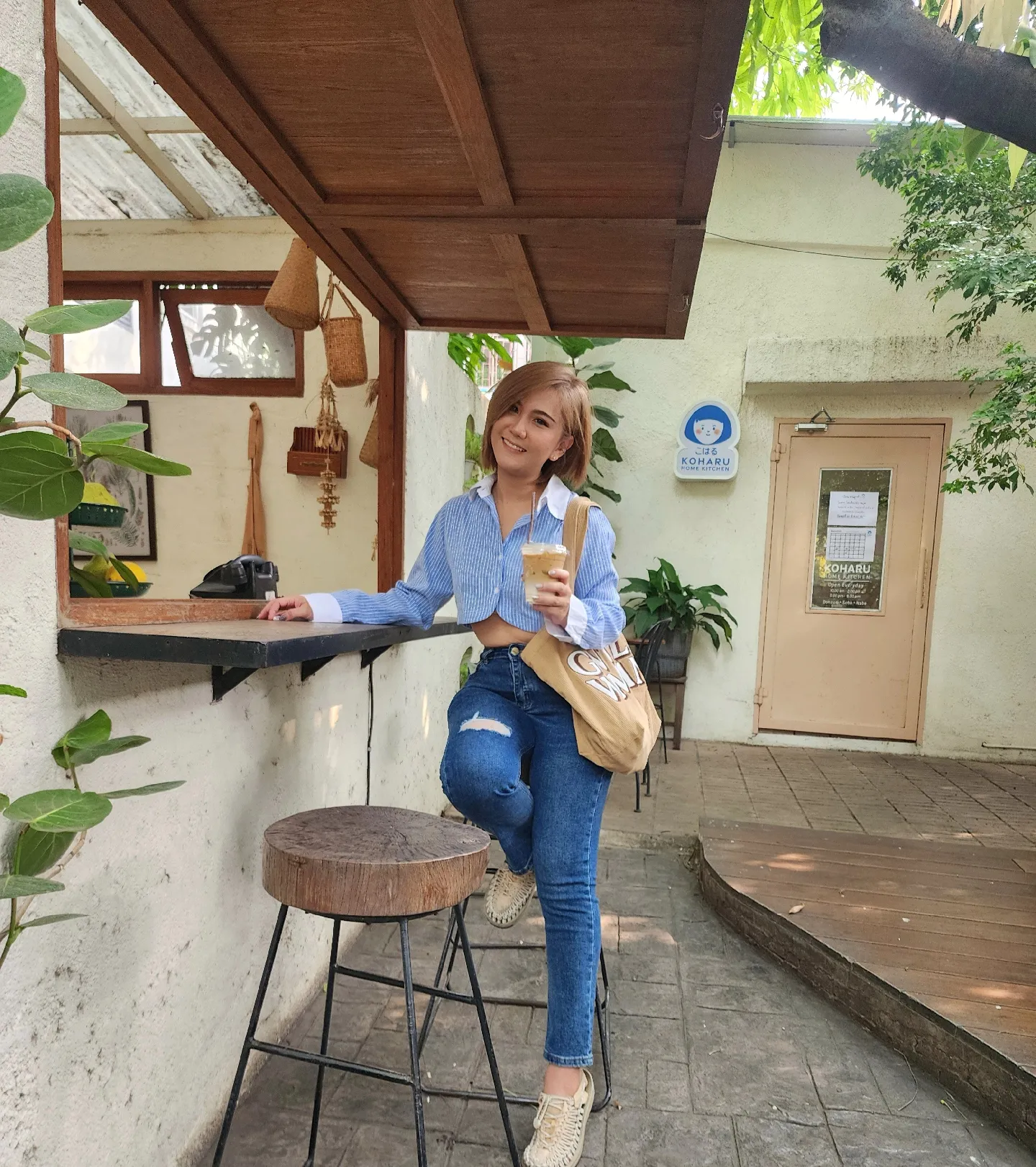 คาเฟ่เมืองแพร่ Charlotte Hut Coffee & Tea Bar | แกลเลอรีที่โพสต์โดย ตู่ ...