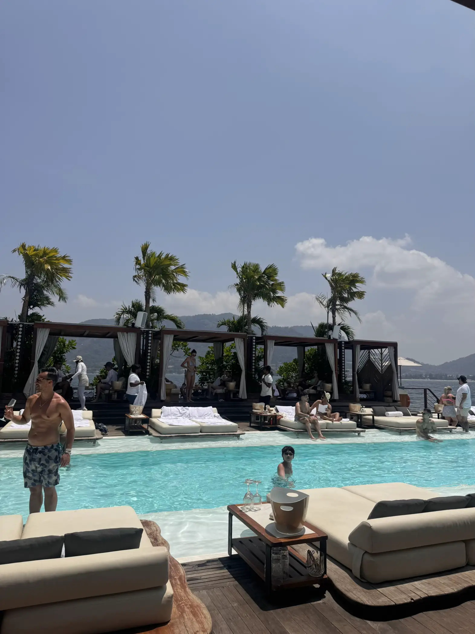 🛶YONA BEACH CLUB คลับกลางน้ำภูเก็ต มินิรีวิว | แกลเลอรีที่โพสต์โดย Panglpp | Lemon8