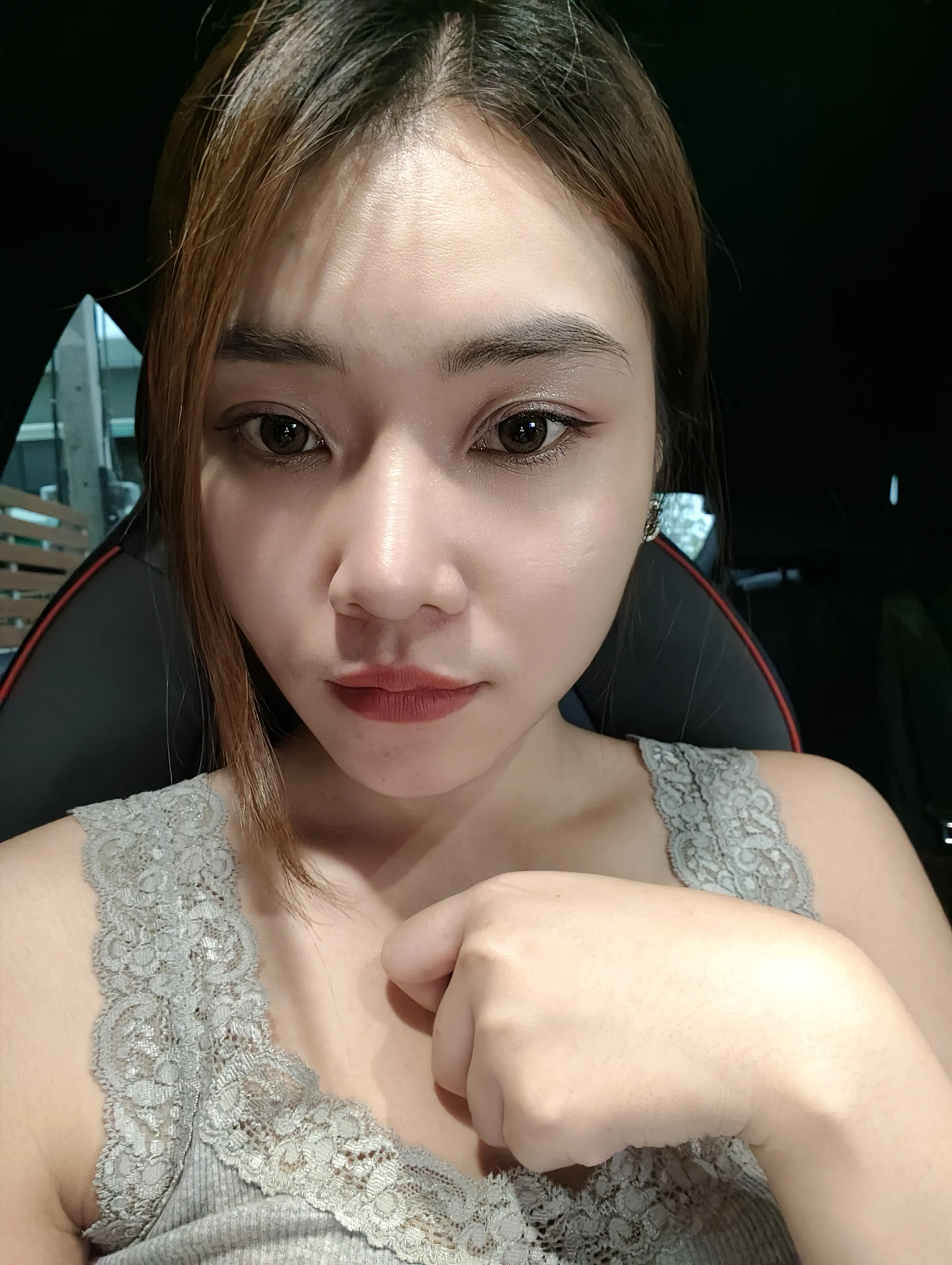 vivo v29 หมื่นต้นๆ ถ่ายชัดแจ๋ว เนียนเป๊ะเกินเรื่อง | แกลเลอรีที่โพสต์โดย MeowOri | Lemon8