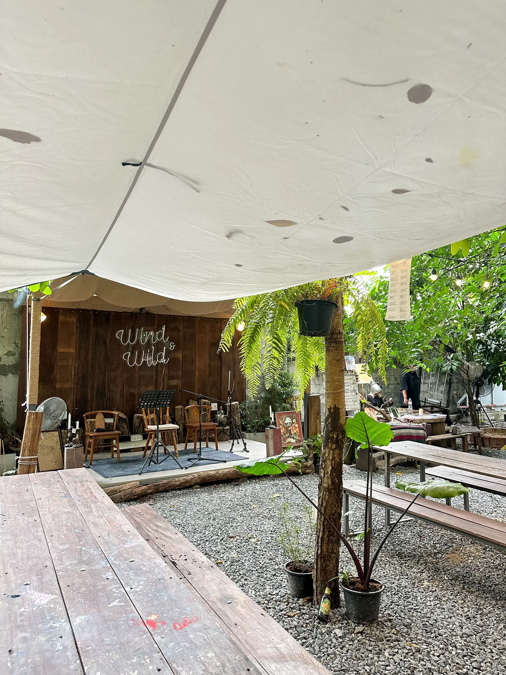 ชวนเพื่อนมา Wind & Wild Cafe ทำสร้อยคอลูกปัด วาดรูป 🎨 | แกลเลอรีที่ ...