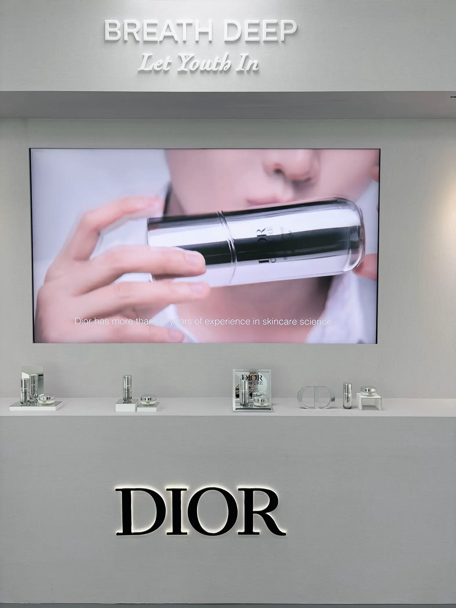 ออกงานอีเวนต์ครั้งแรกกับงาน DIOR CAPTURE EVENT | แกลเลอรีที่โพสต์โดย ...