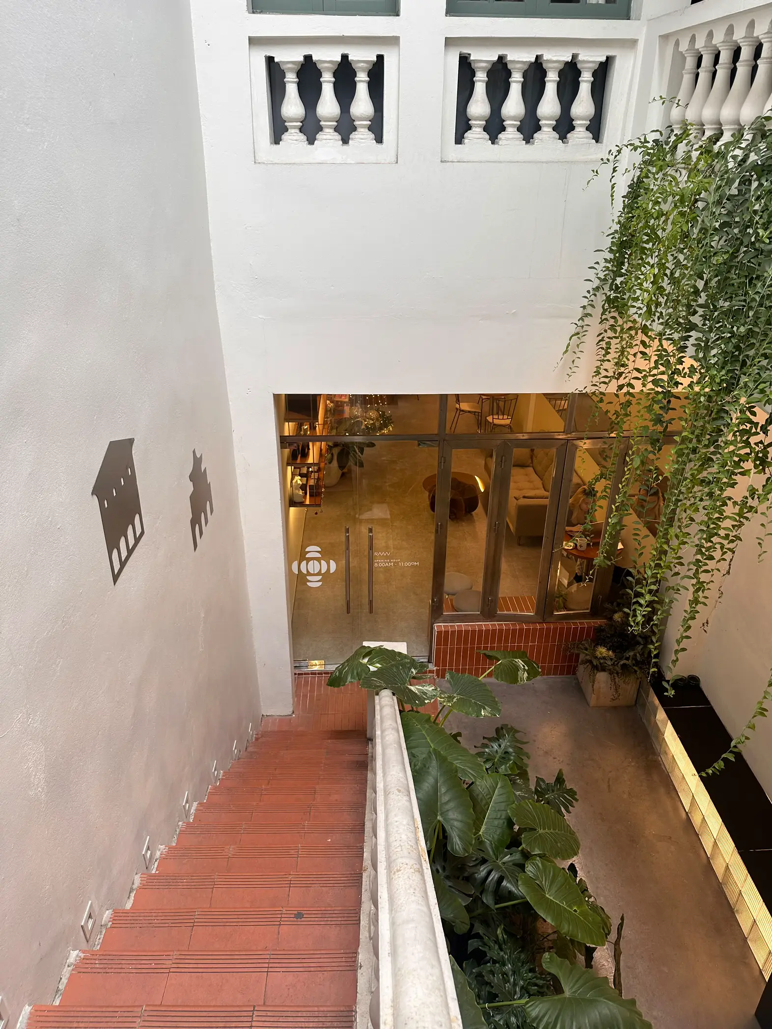 Raaw Cafe Hanoi, Vietnam | แกลเลอรีที่โพสต์โดย Gammgon | Lemon8