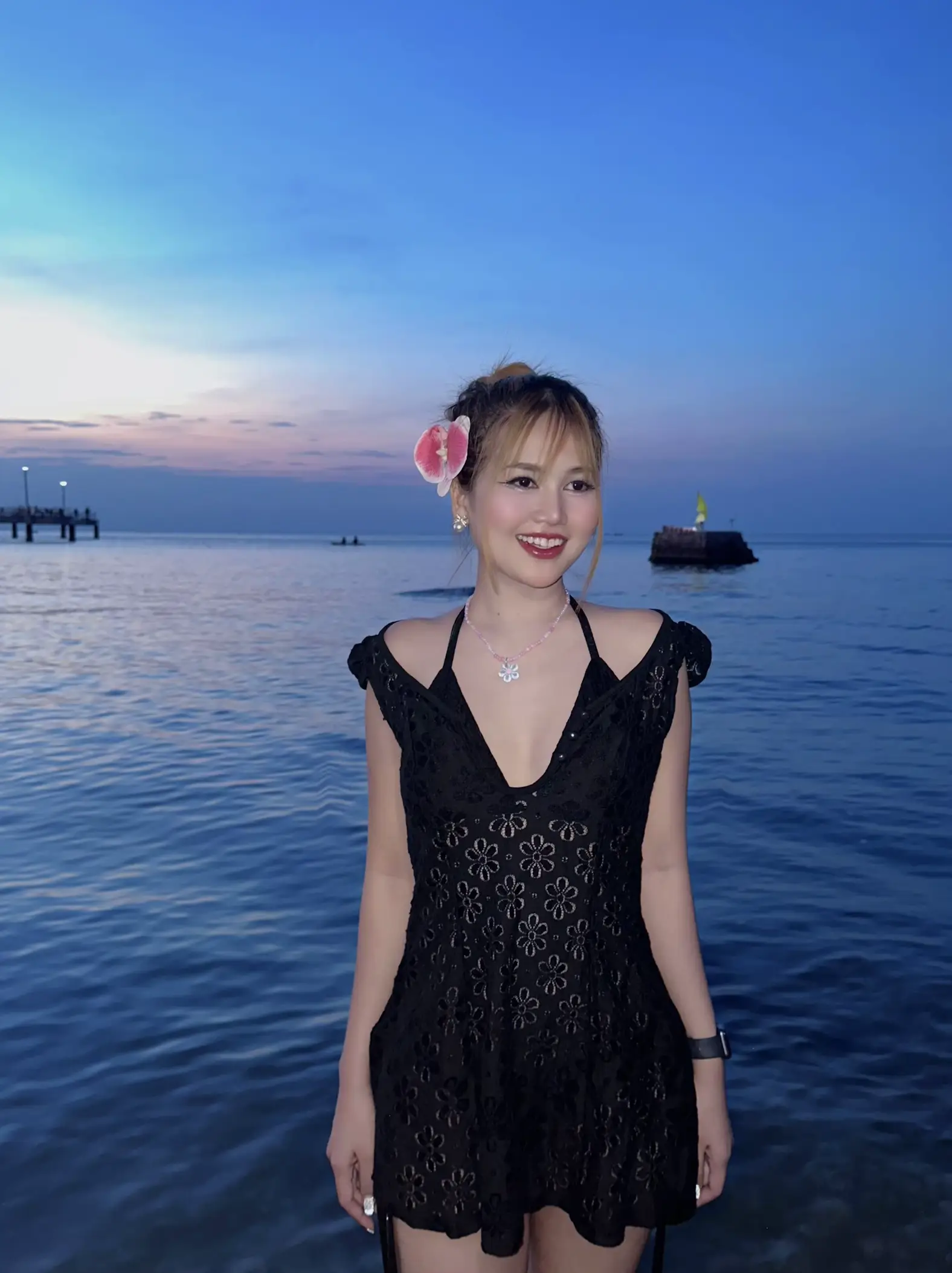 แต่งตัวไปทะเล เรียบร้อยแต่ดูมีอะไร | แกลเลอรีที่โพสต์โดย KiTaaa | Lemon8