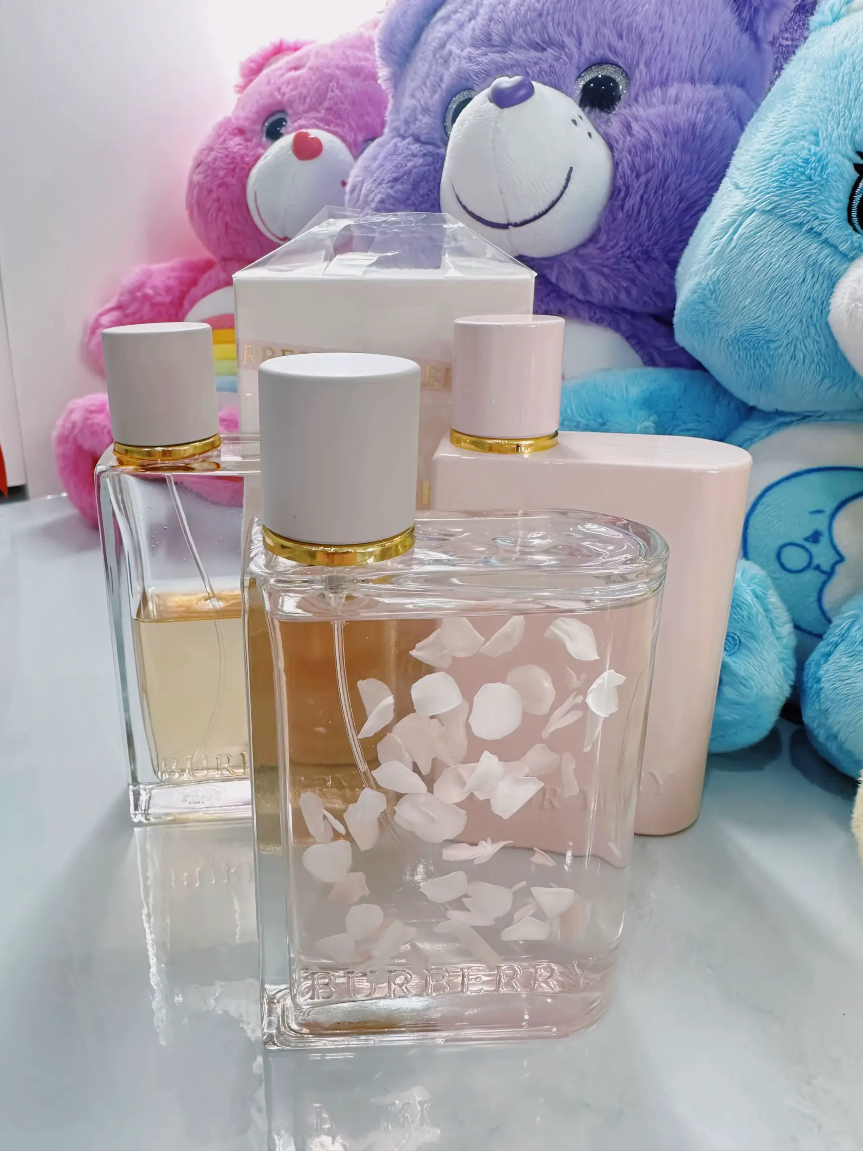 BURBERRY Her Eau de Parfum Petals Limited Edition | แกลเลอรีที่โพสต์โดย ...