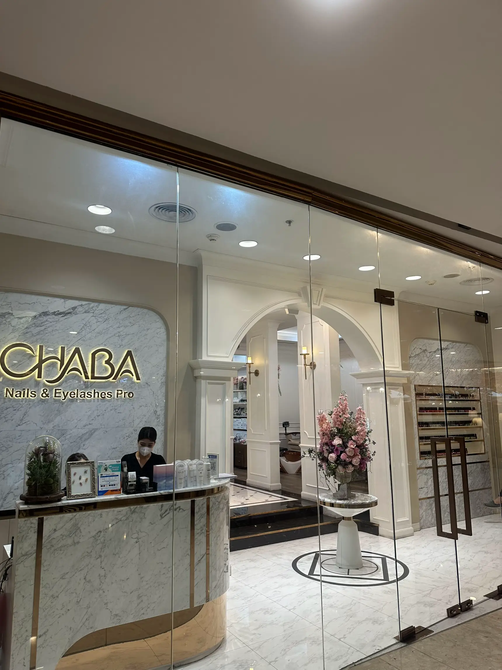 รีวิวสปามือ-เท้าครั้งแรก💅🏻@ chaba nails&spa | แกลเลอรีที่โพสต์โดย pompamtales | Lemon8