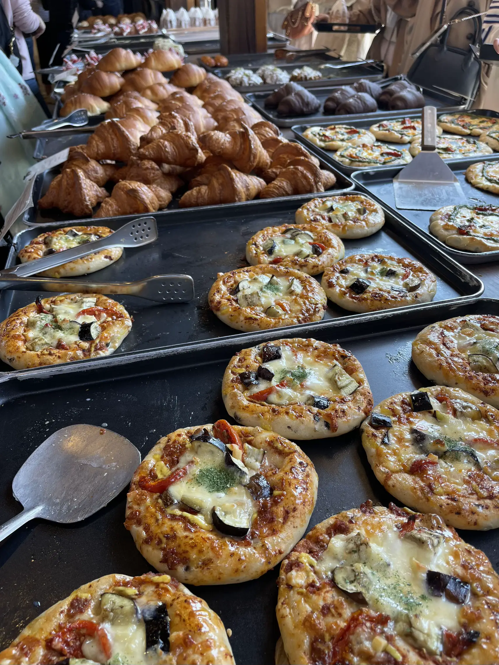 คาเฟ่ดังที่ต้องแวะ CAFE ONION ANGUK 🍋 | แกลเลอรีที่โพสต์โดย Couple_BM | Lemon8