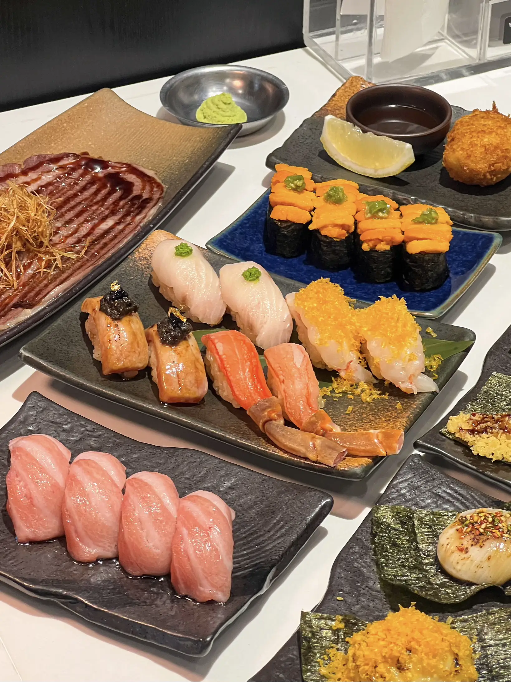 บุฟเฟต์ปิ้งย่างที่มีเนื้อ A5 อูนิ ชูโทโร่ ซูชิเกรดโอมากาเสะไม่อั้น! | แกลเลอรีที่โพสต์โดย ...