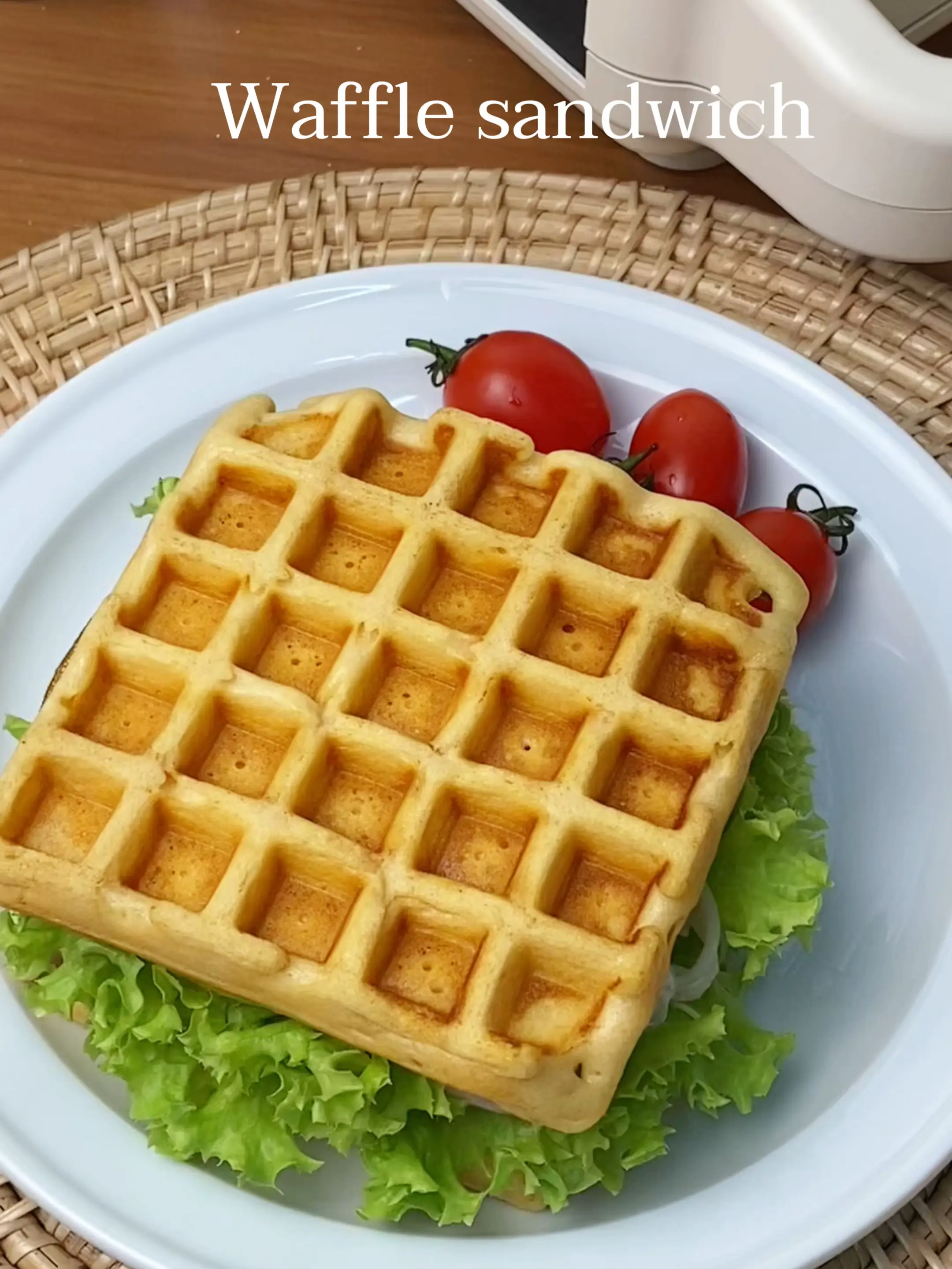 Waffle sandwich | วิดีโอที่เผยแพร่โดย ชม้อยศรีสตอรี่ | Lemon8