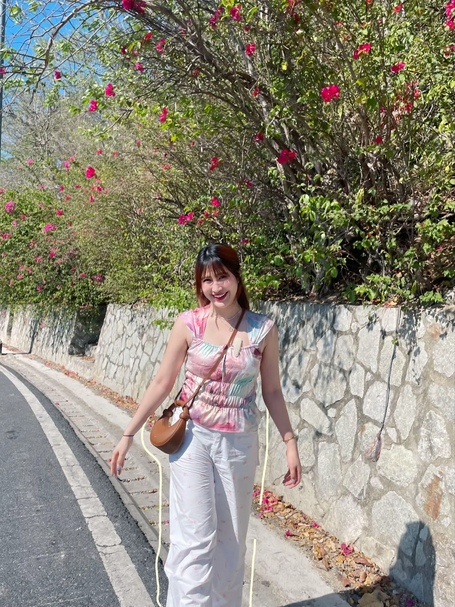 MUVA Crescent bag กระเป๋าจิ๋วใบโปรด 🐡 🤏🏻 | แกลเลอรีที่โพสต์โดย Nattaya.icee | Lemon8