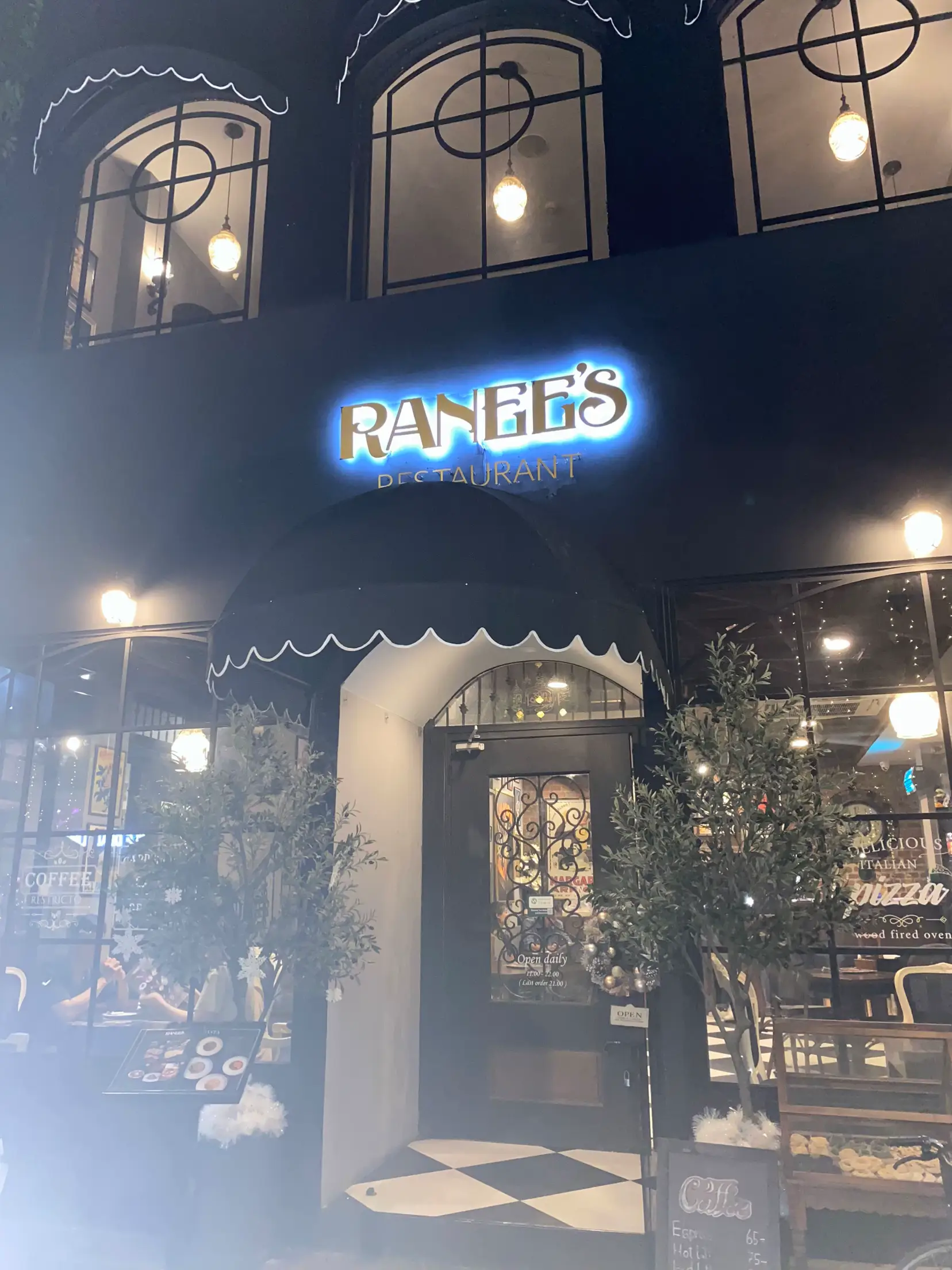 ร้านดินเนอร์ราคาเอื้อมถึง ⭐️(Ranee’s restaurant) | แกลเลอรีที่โพสต์โดย ...